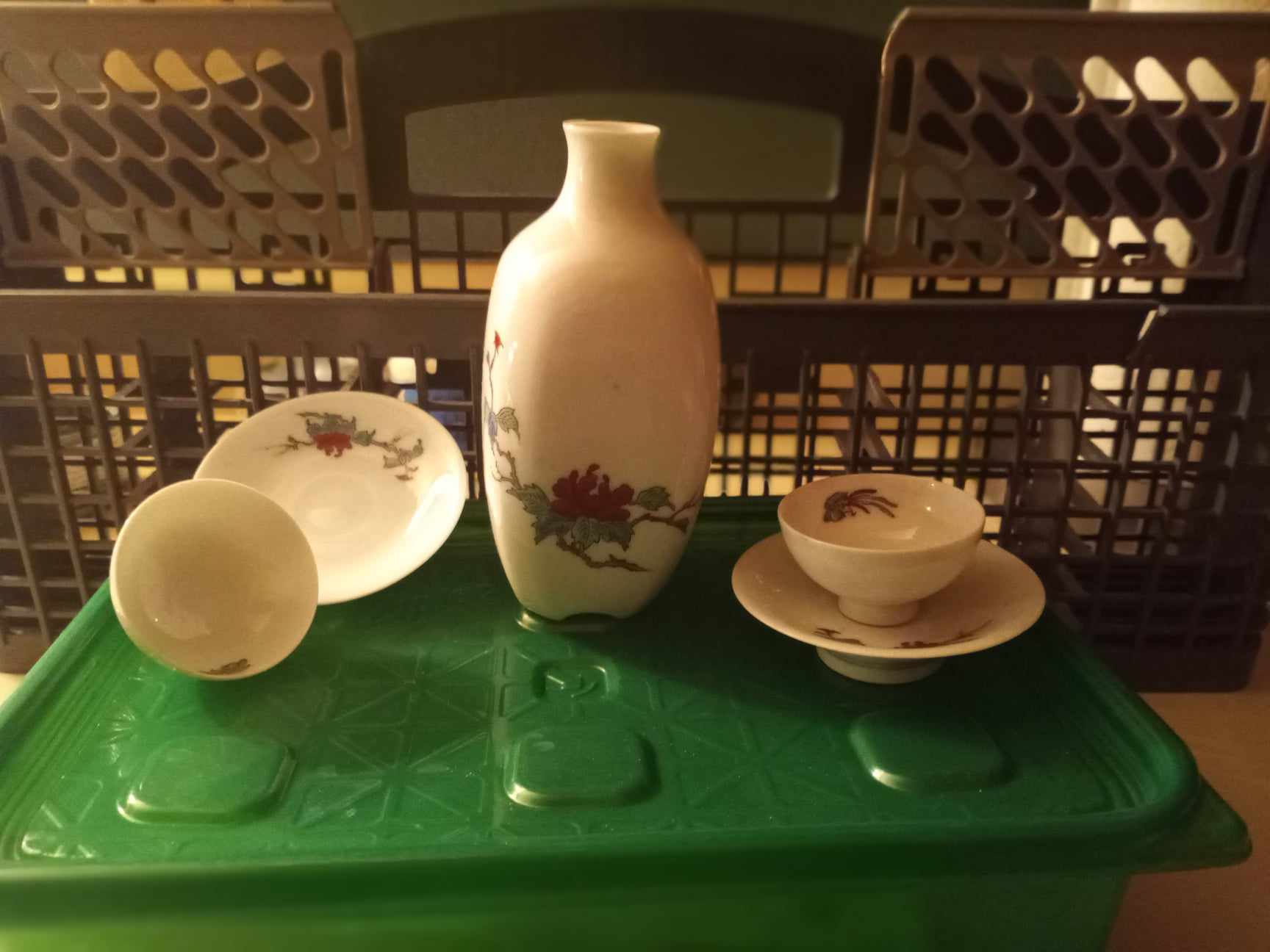 Help identify tea set's Makers Mark | Scrolller