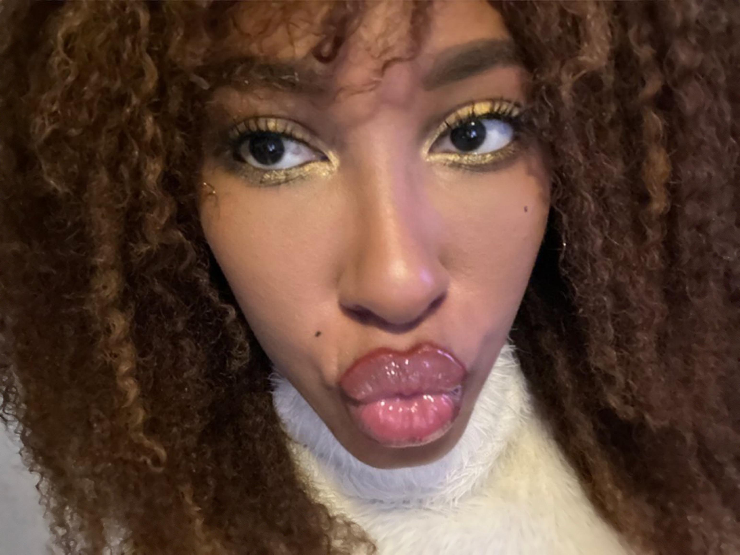 Discover more like Blackgirls: Joining the selfie train ️🫶🏾 and Related Content | Scrolller