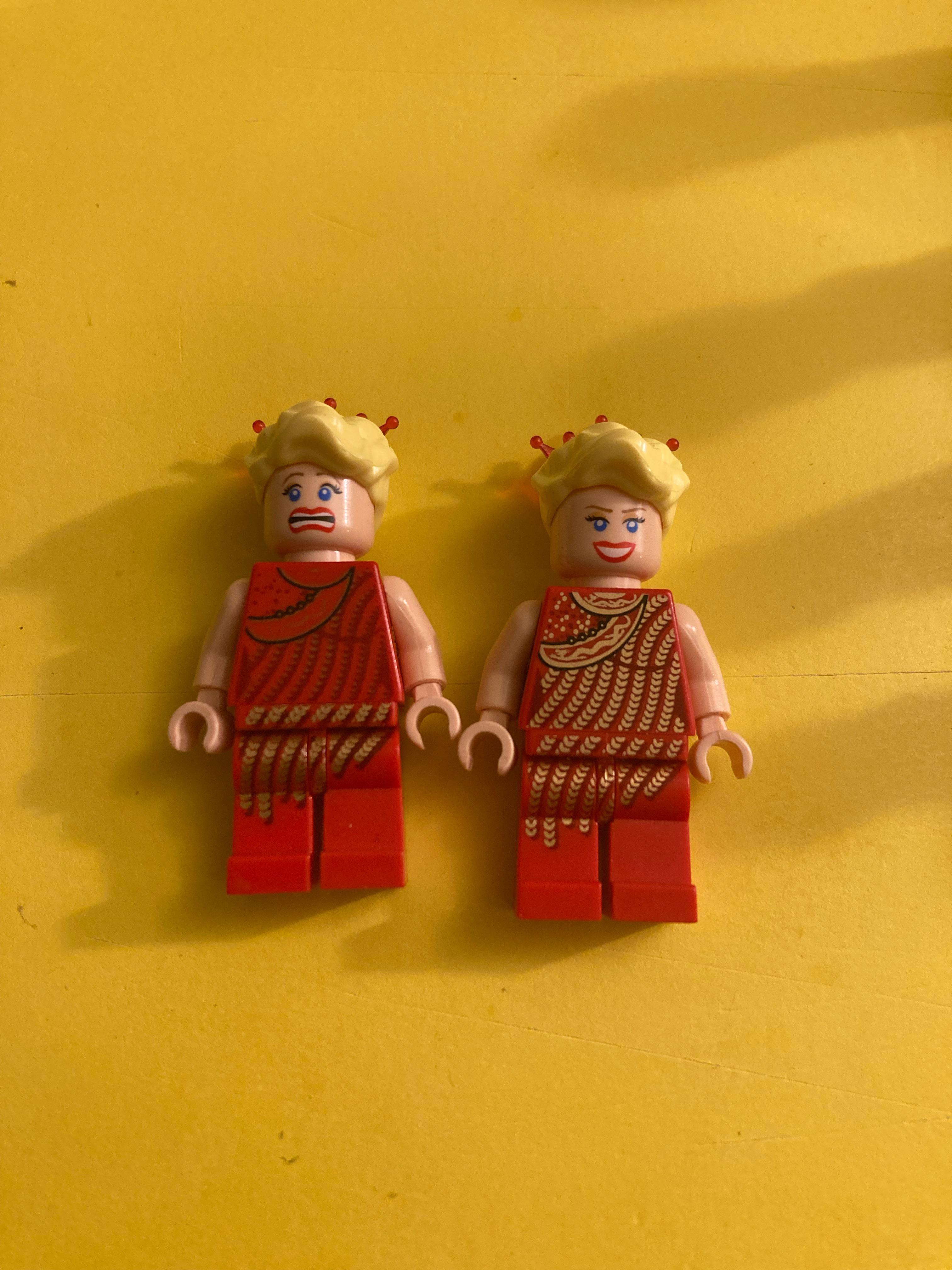 I’ve never seen anything like this before. Looks like the printing on the left hand fig’s torso ...