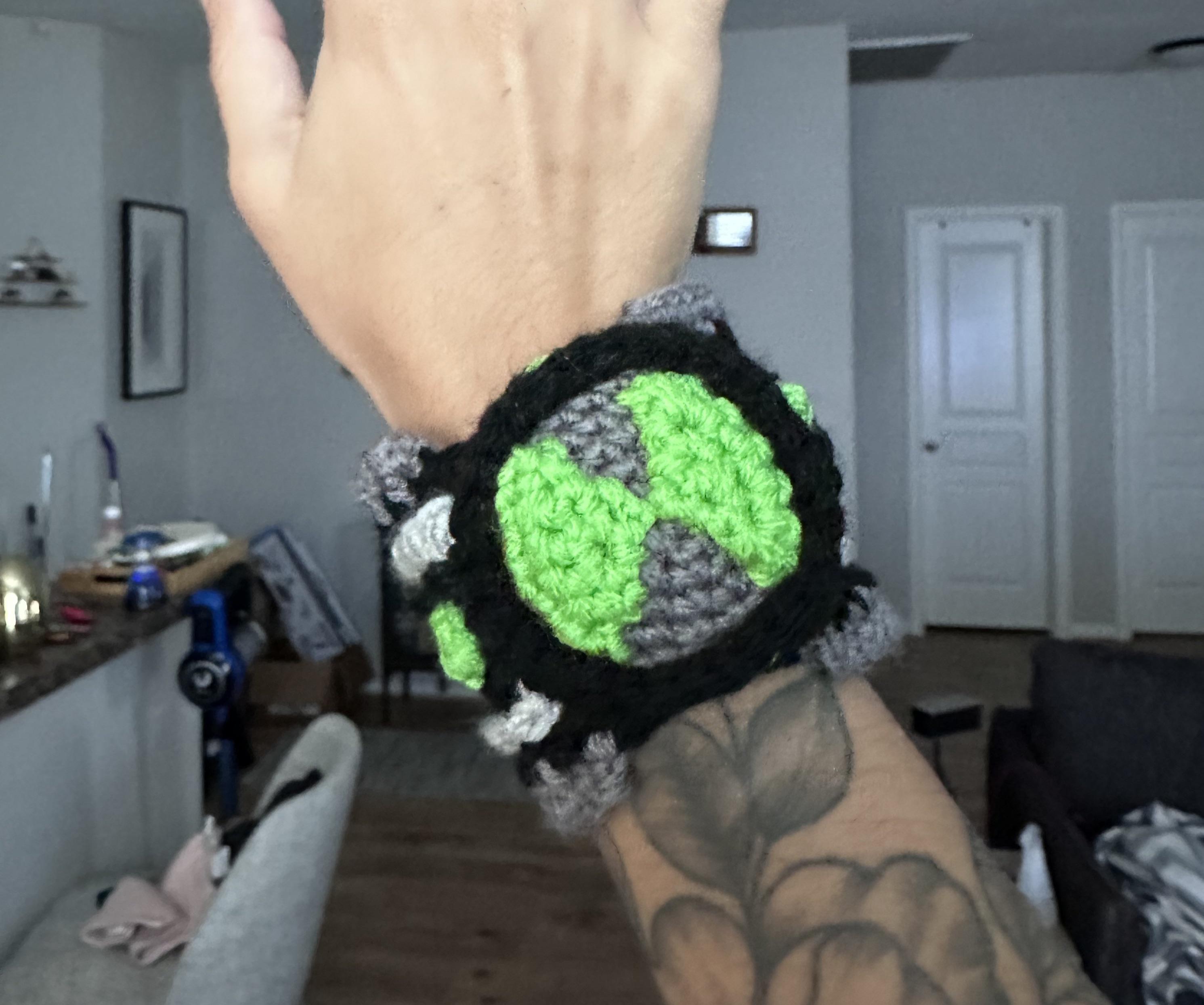 Crochet Omnitrix | Scrolller