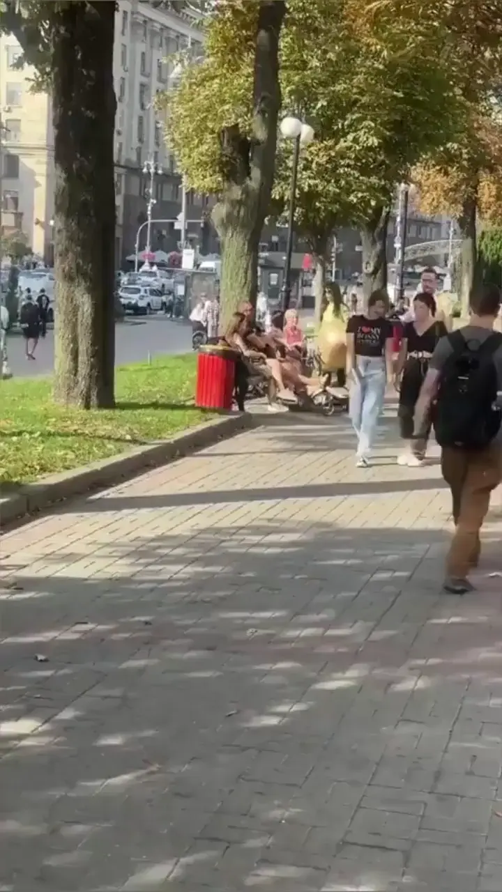 Get a grip, Martha | Scrolller