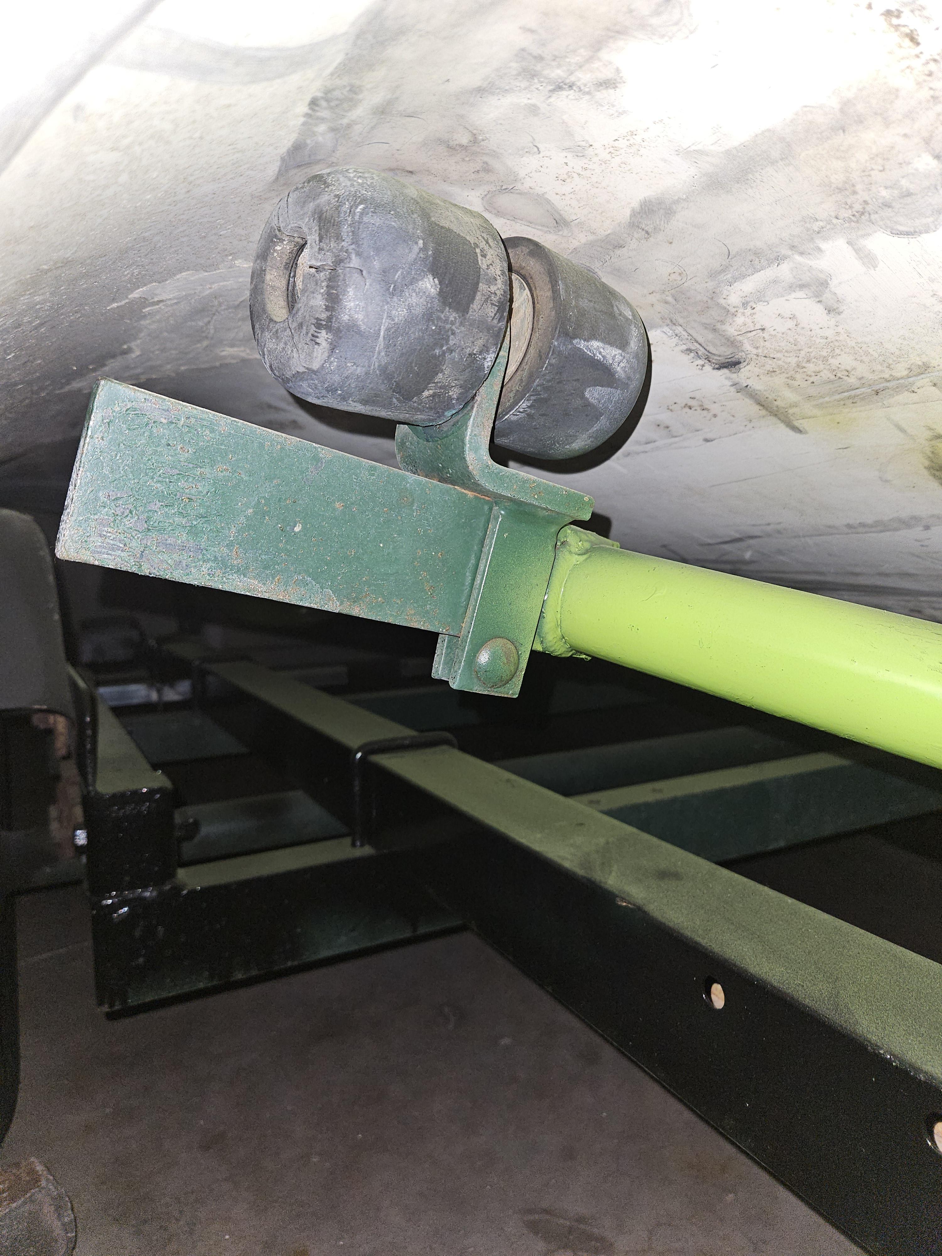 Boat trailer roller question | Scrolller