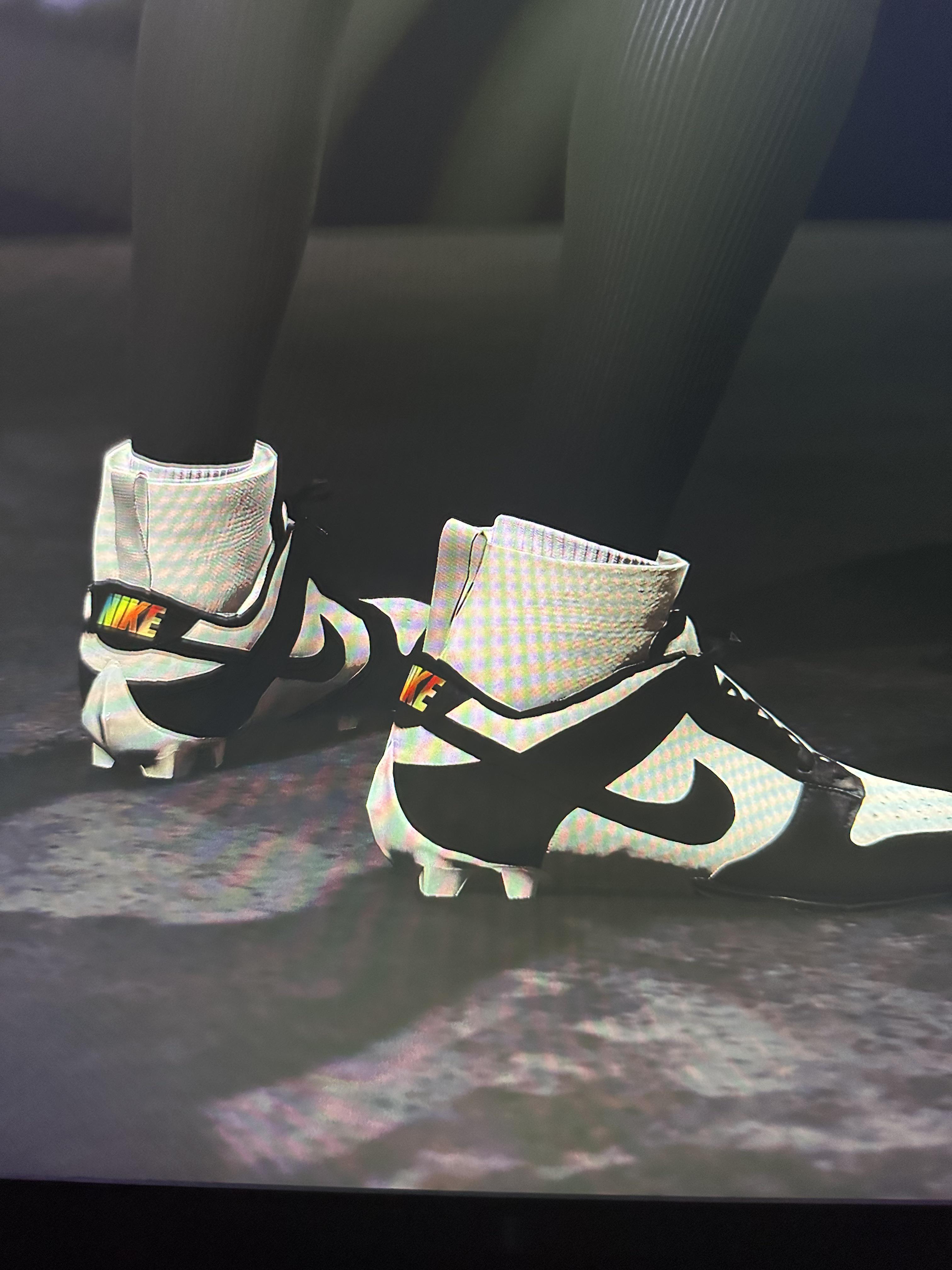 For my football drip guys. I think ea needs to hire a new equipment guy cause what is this 😭 ...