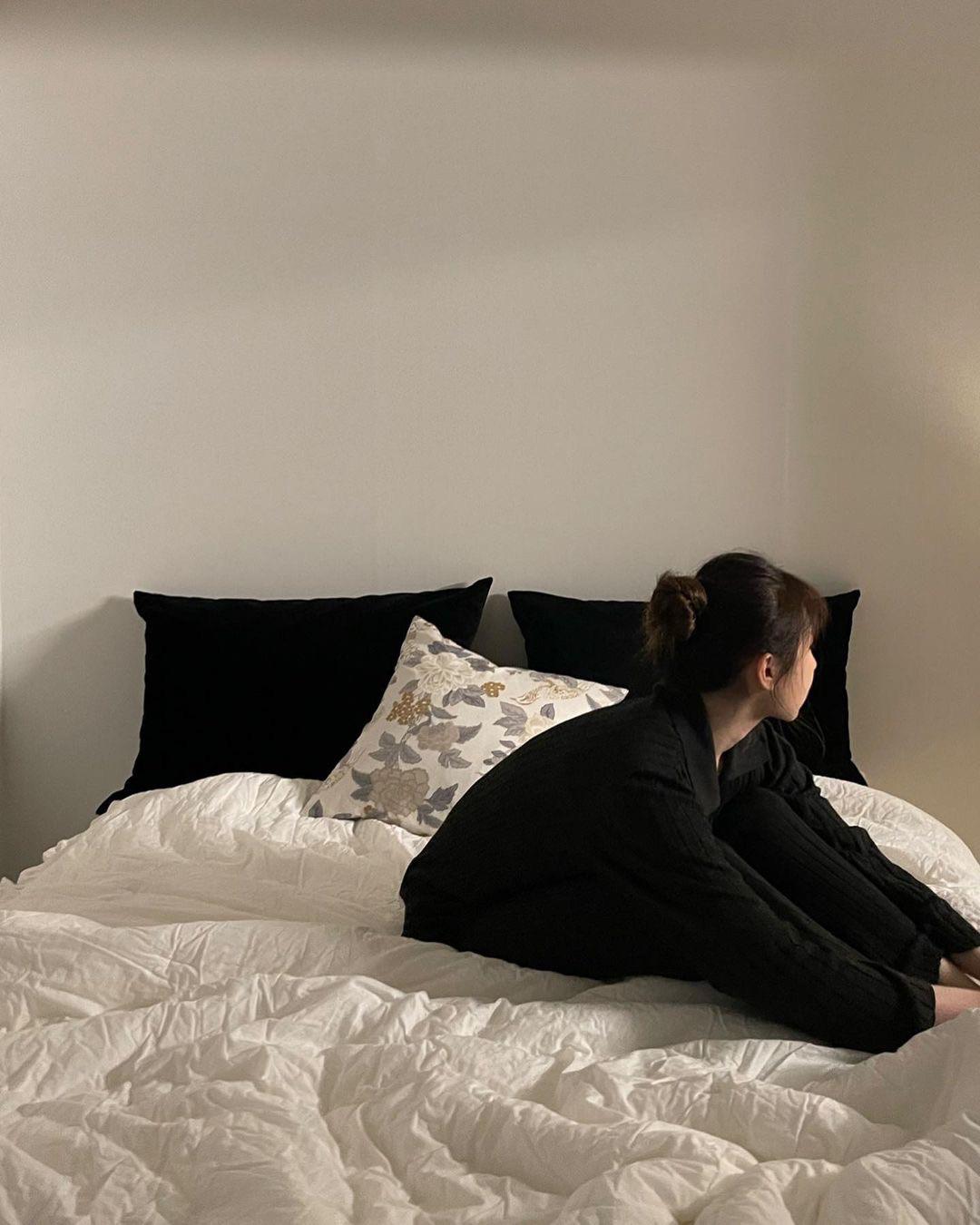 220401 Lee Chaeyeon Instagram Update | Scrolller