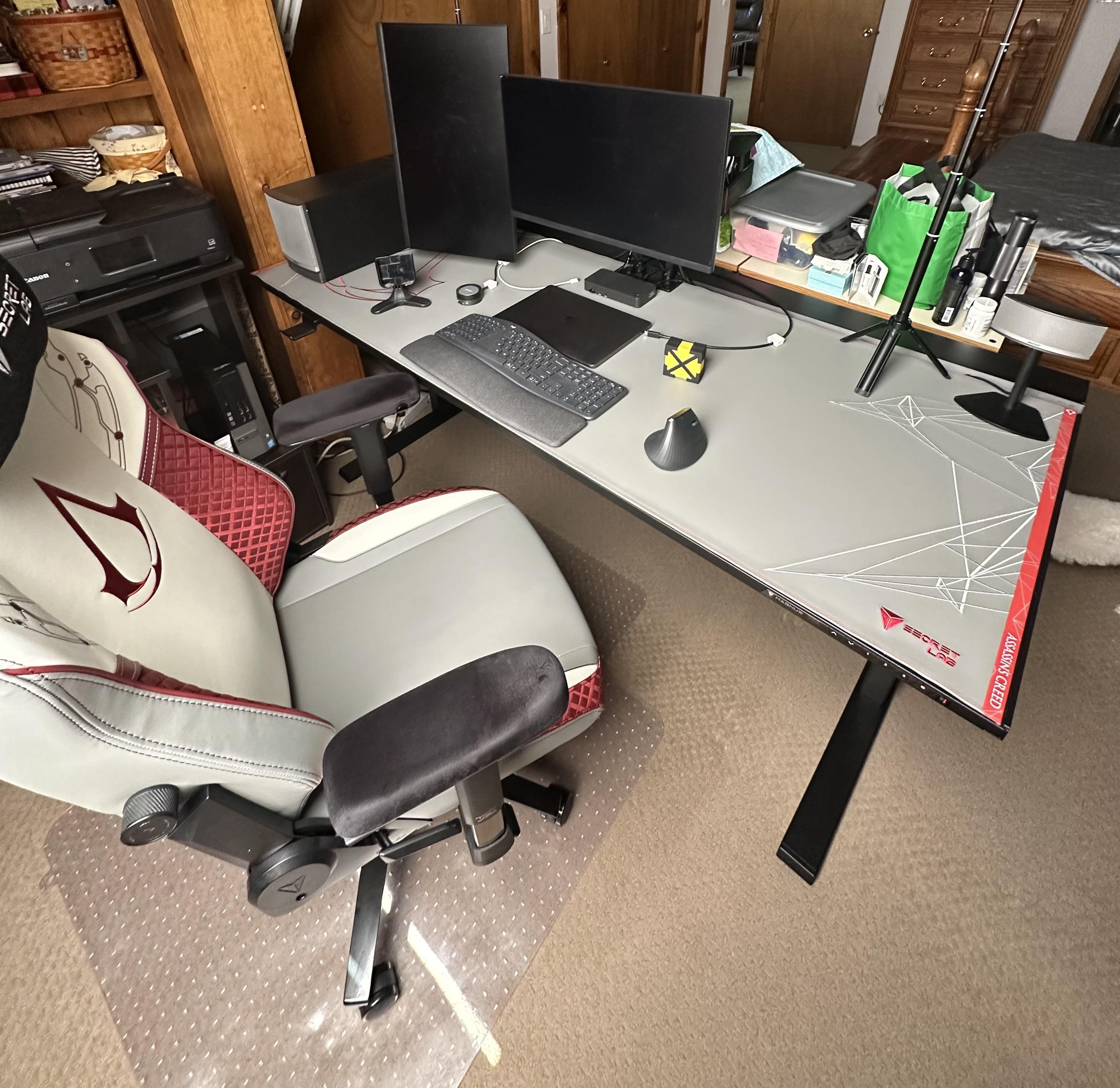 #Secretlab | Scrolller