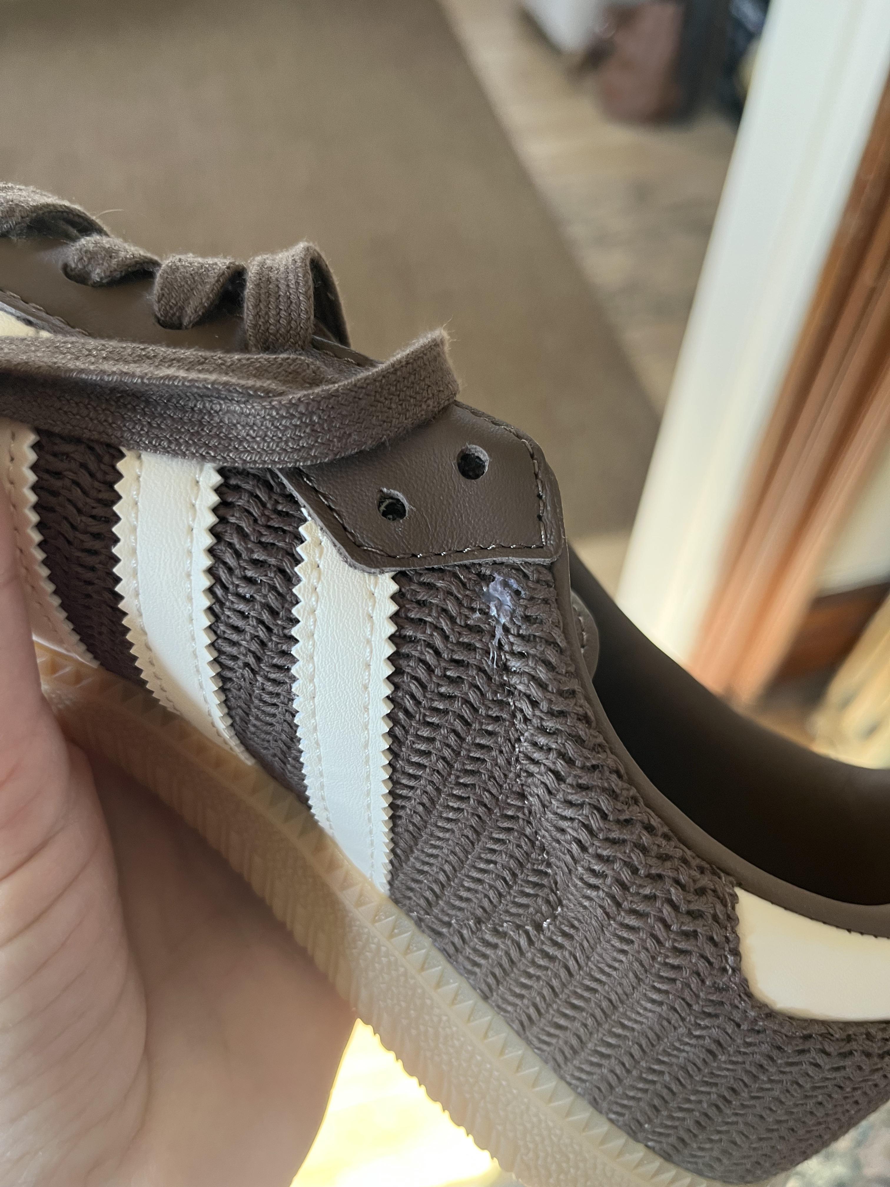 How to remove this glue? | Scrolller