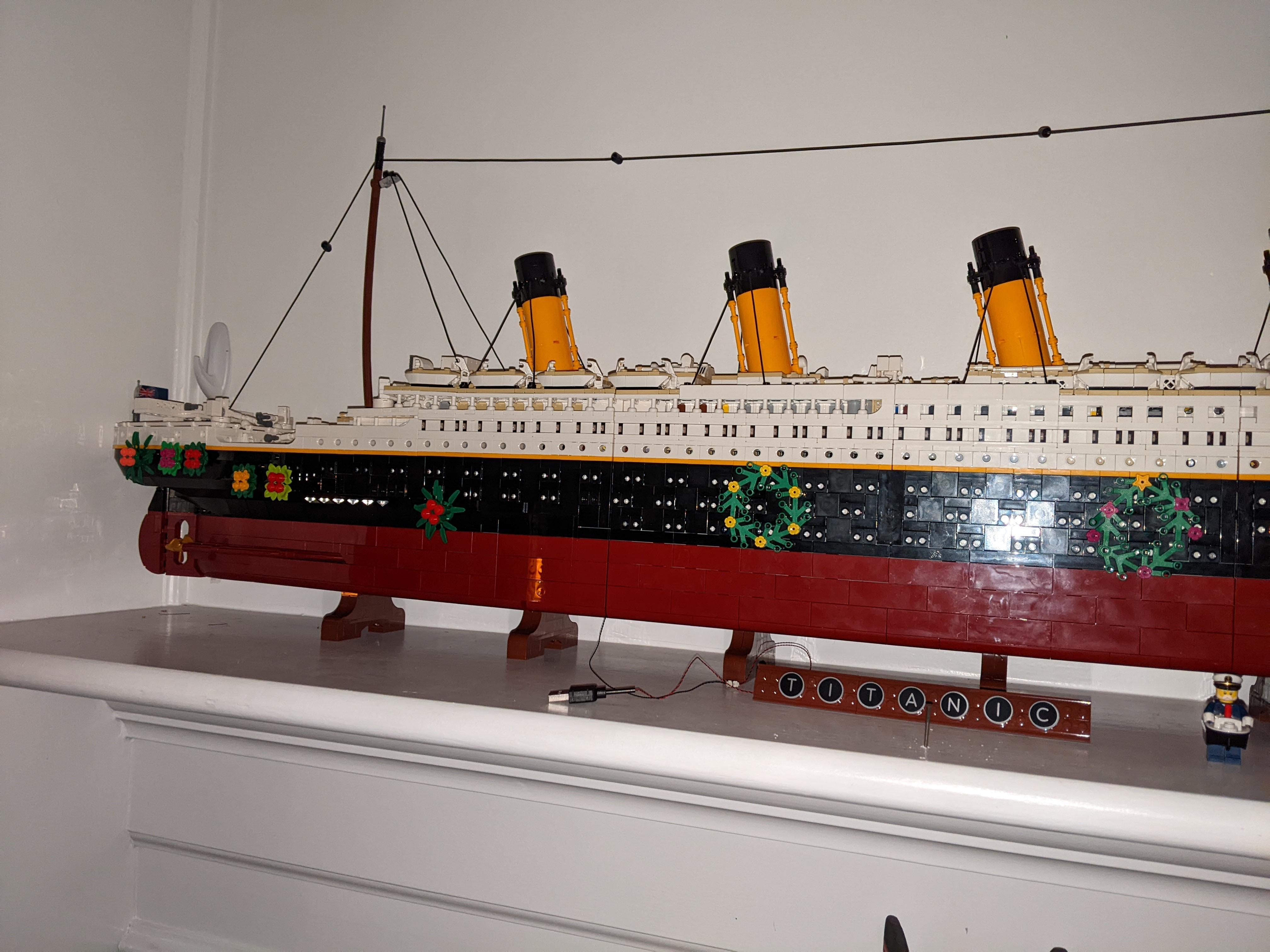 Christmas Titanic | Scrolller