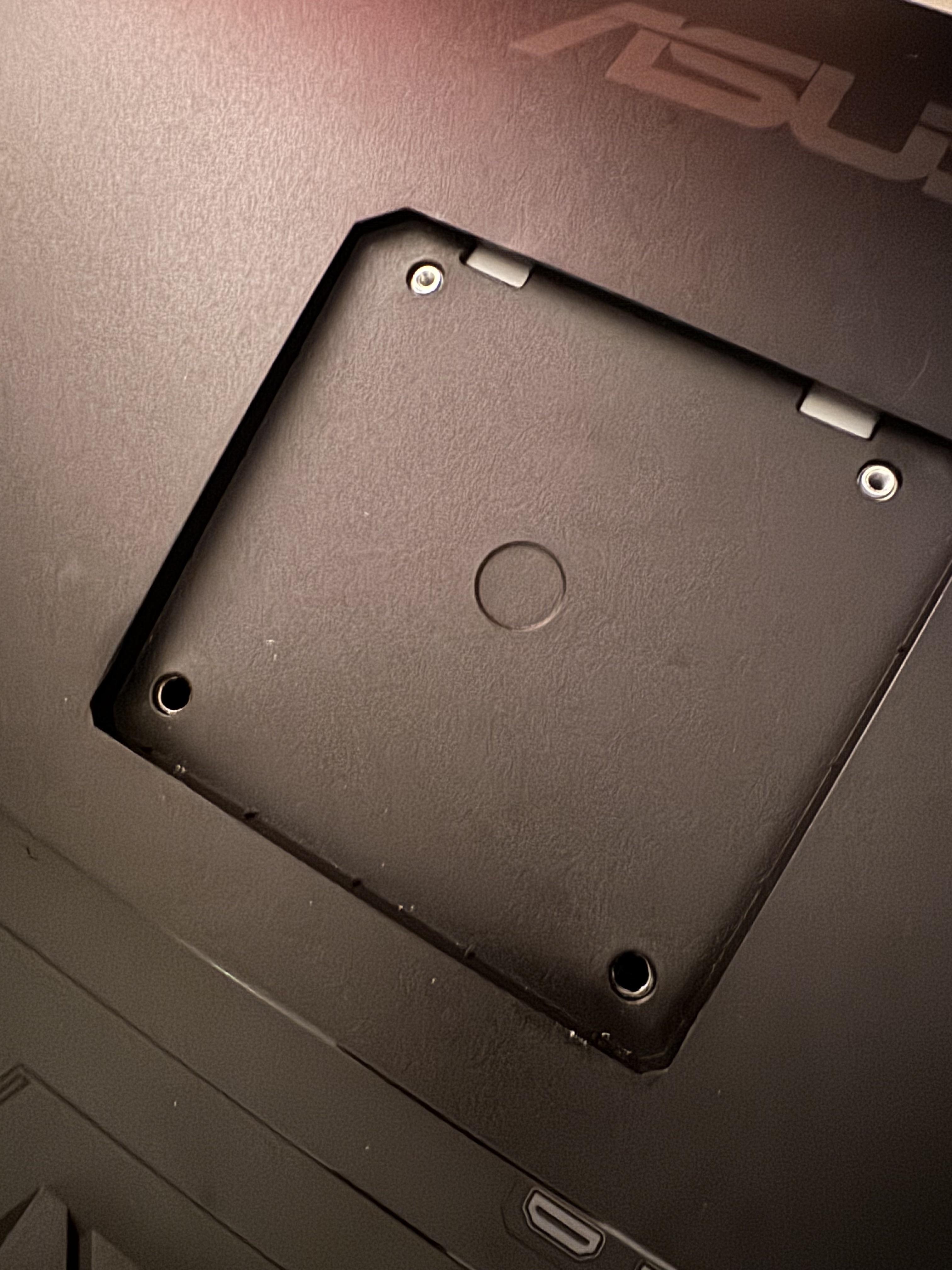 Monitor mount problem …HELP! | Scrolller