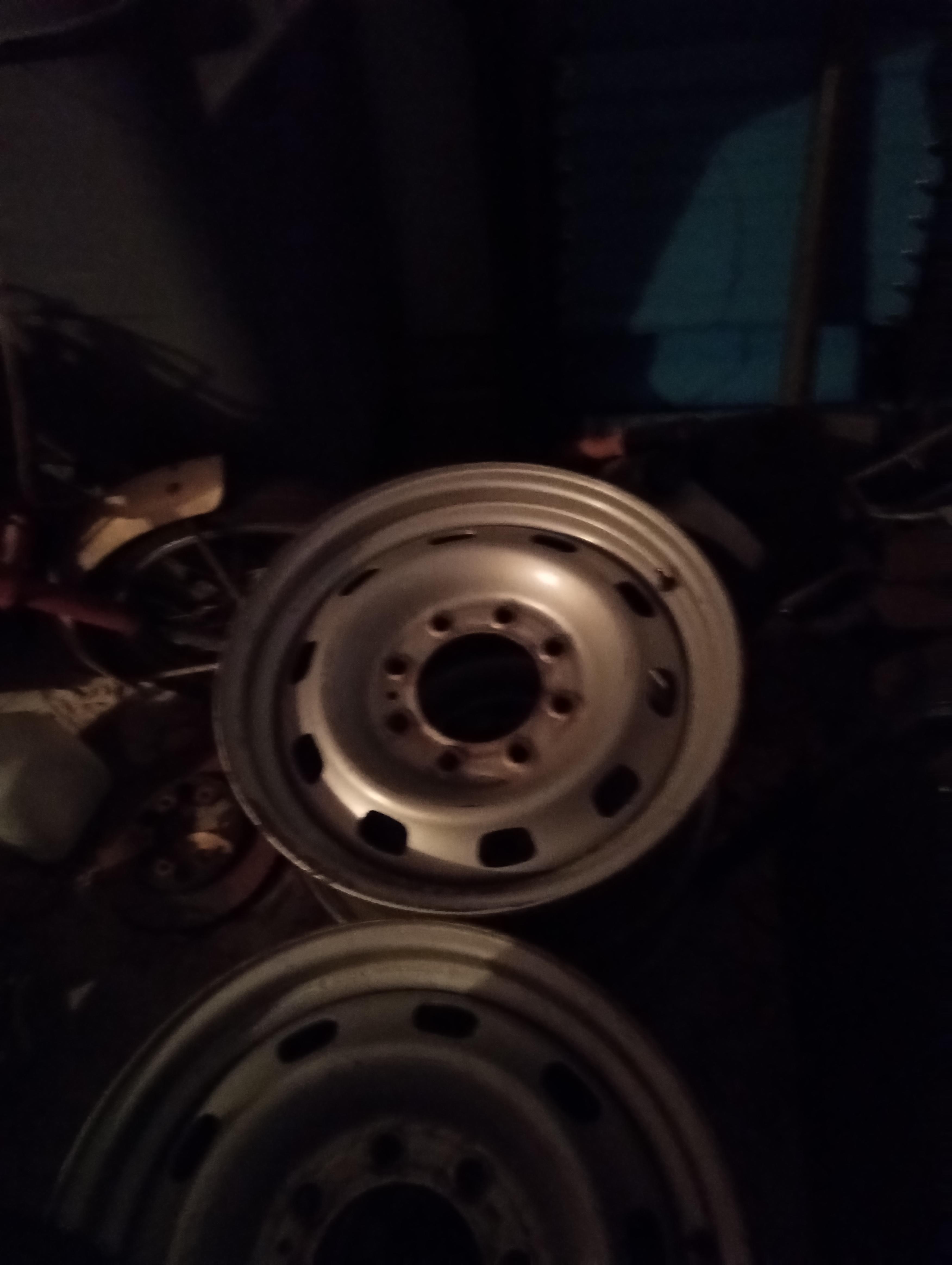 Help identifying rims | Scrolller