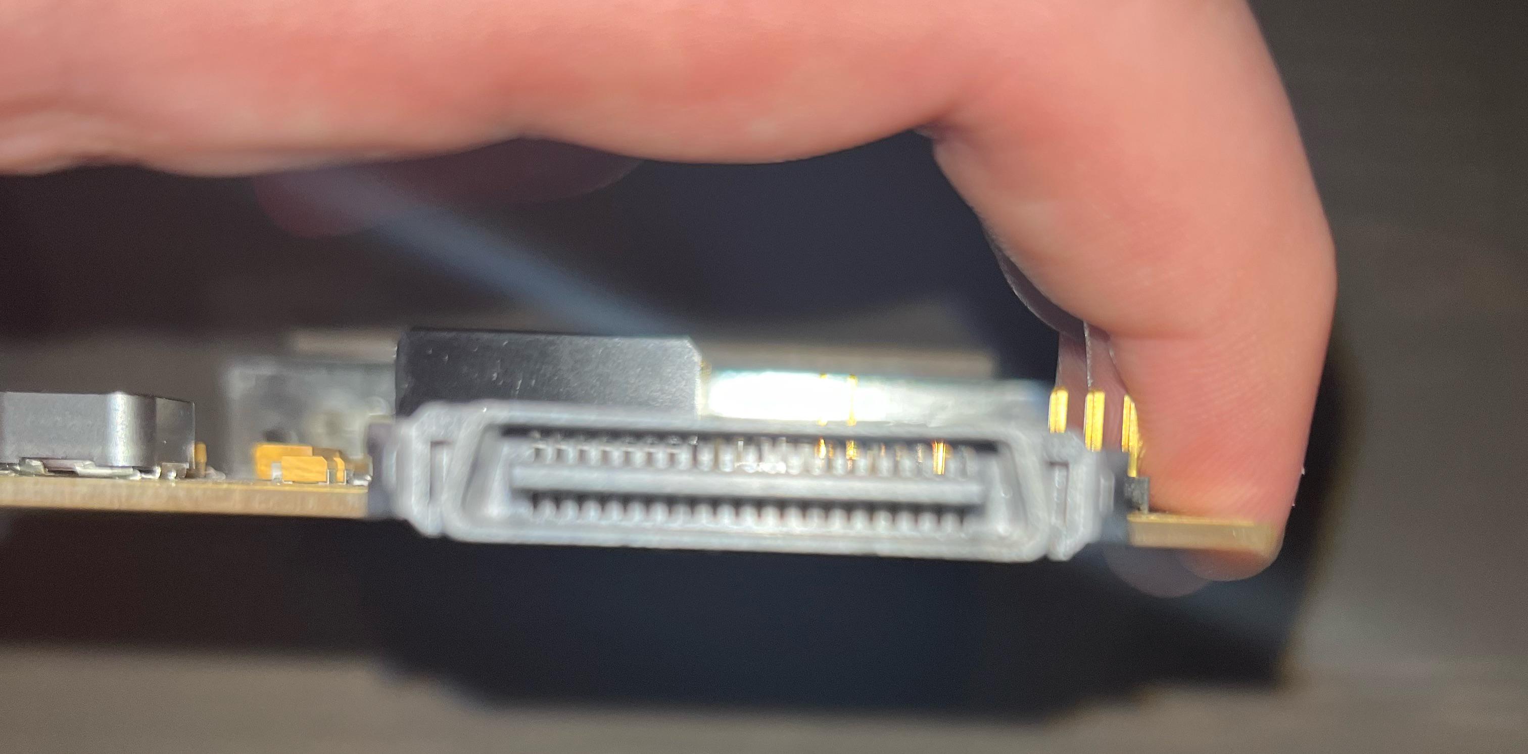 Help identifying this connector | Scrolller