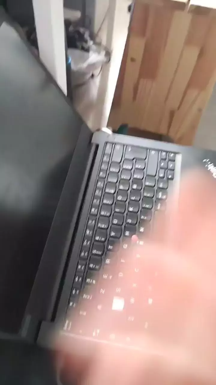 Help laptop wont turn on | Scrolller