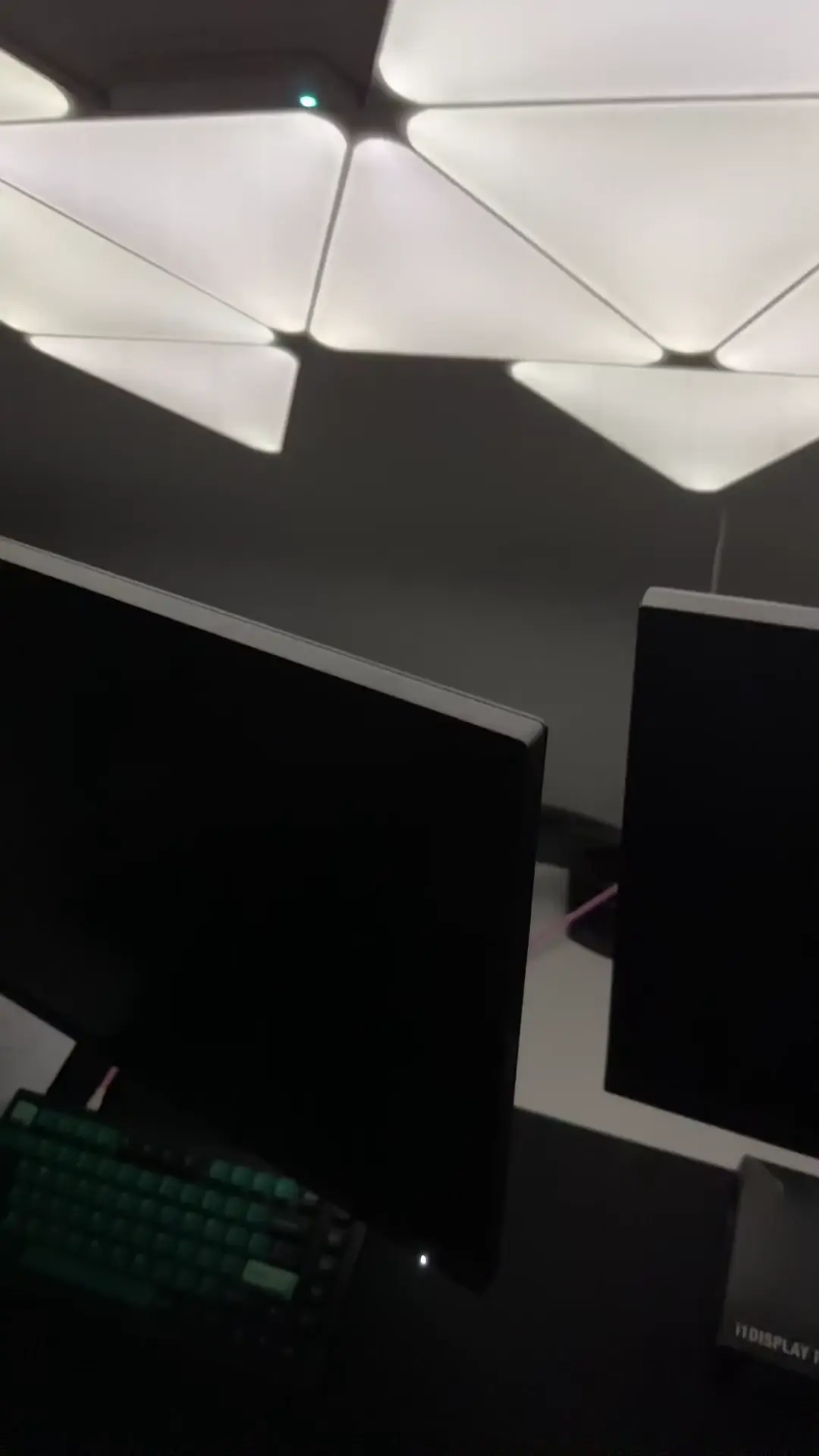 Help Nanoleafs Led issue | Scrolller