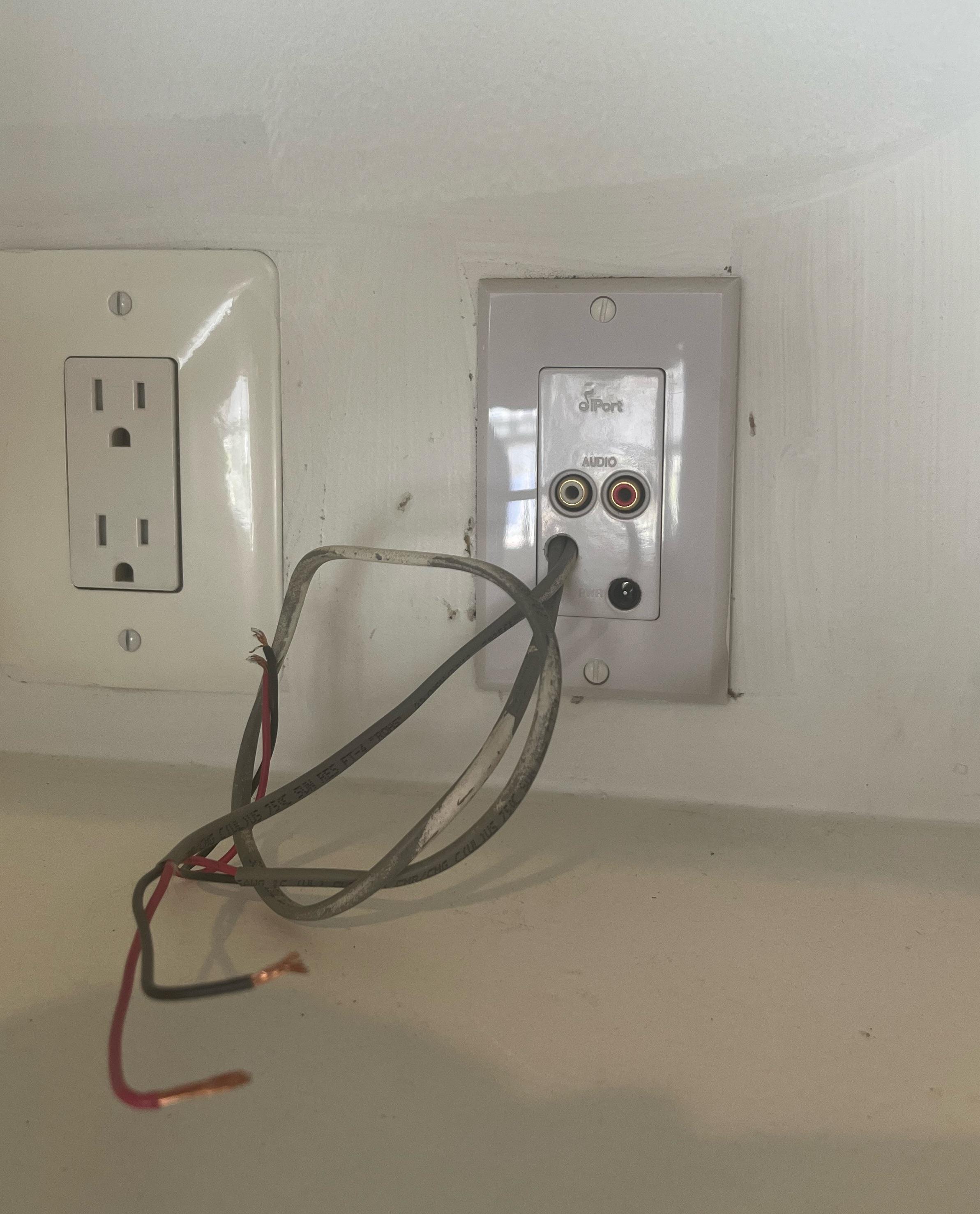 Help with built-in speaker system | Scrolller