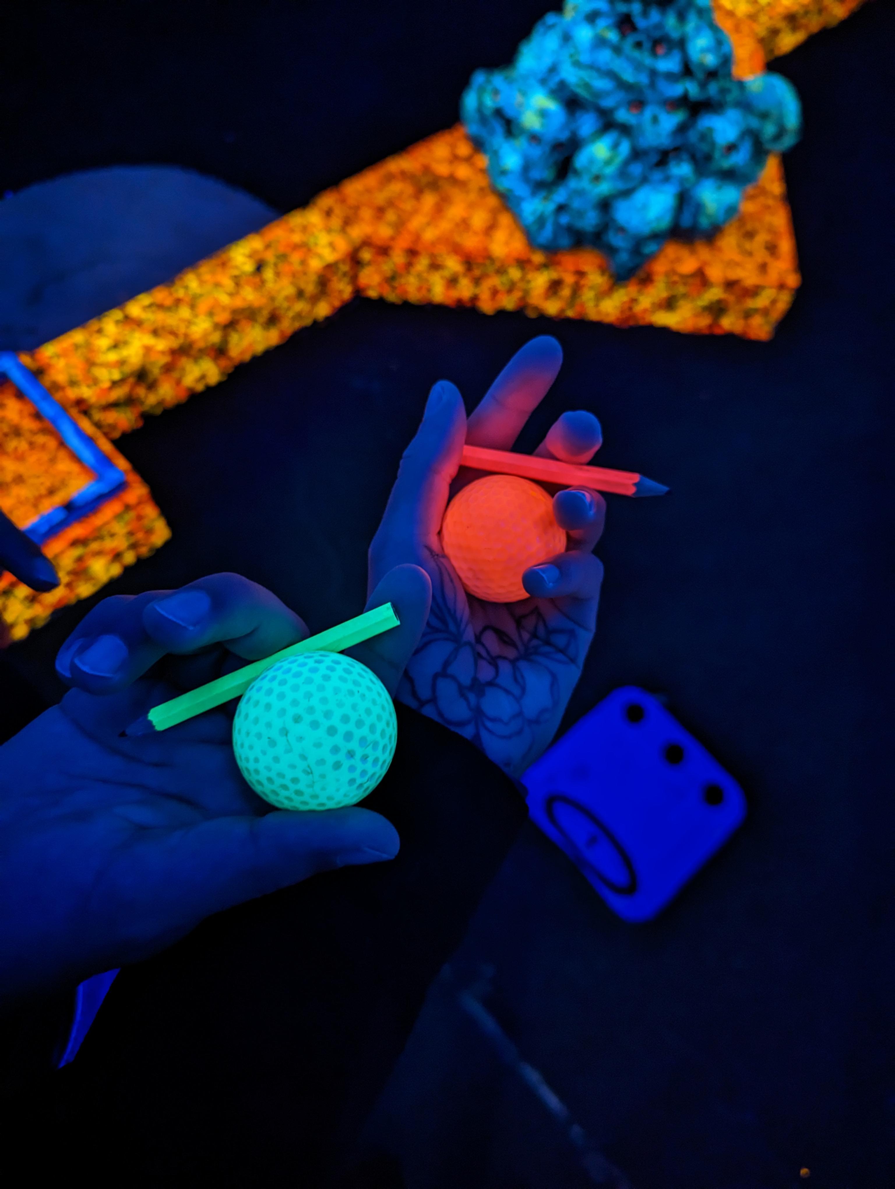 Hidden at mini golf | Scrolller