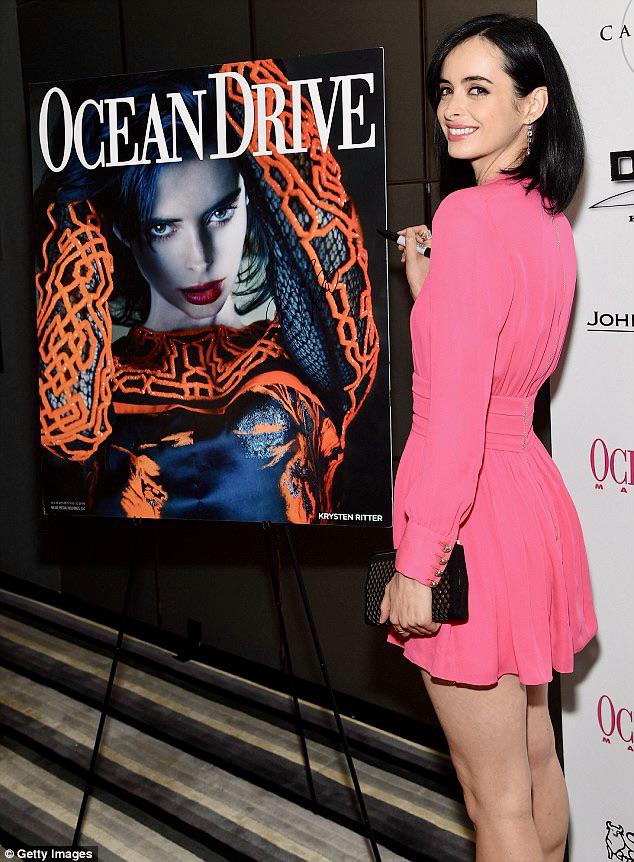 Krysten Ritter | Scrolller