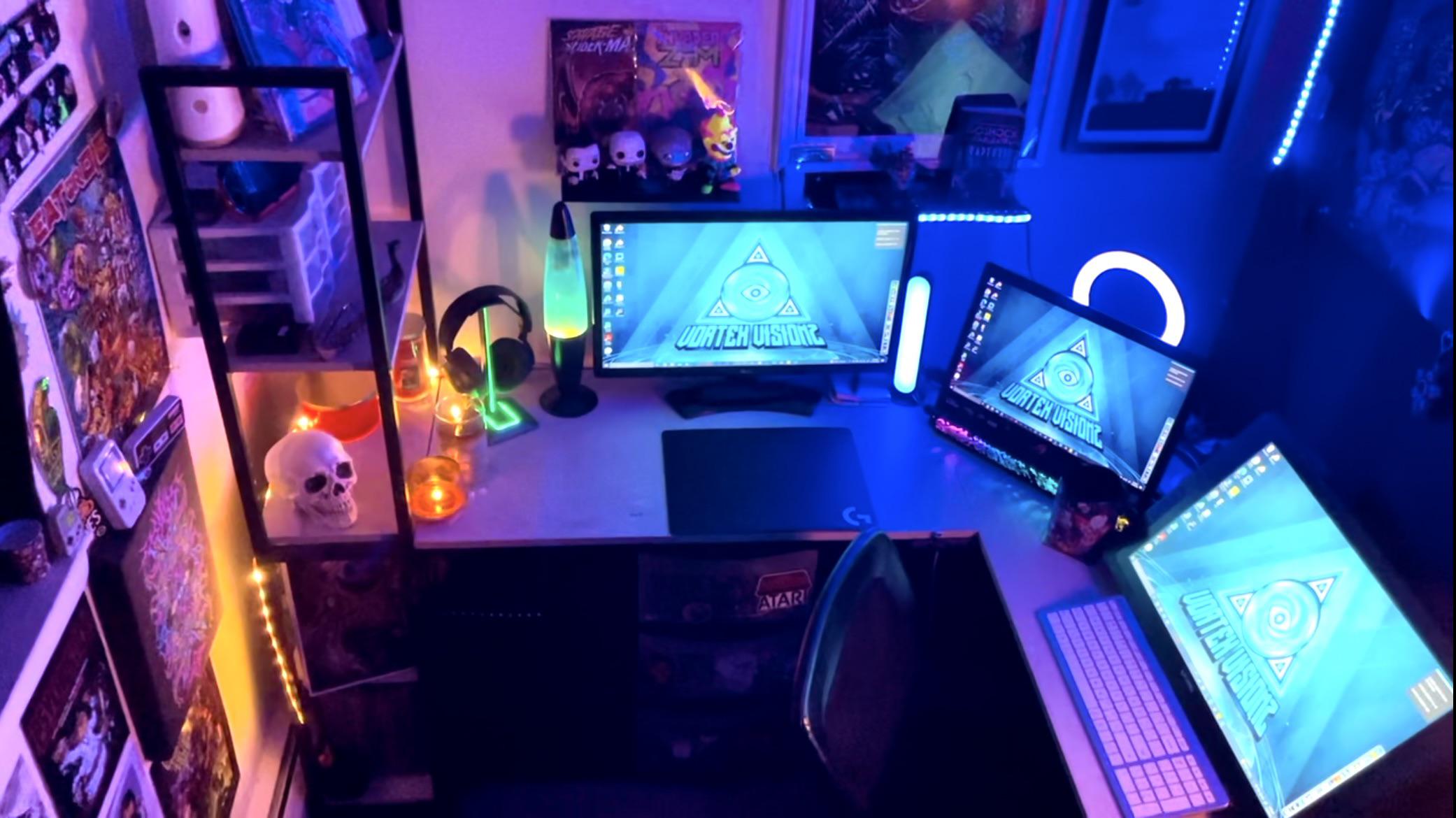 Home Cubicle / Content Creator / Artist Setup | Scrolller