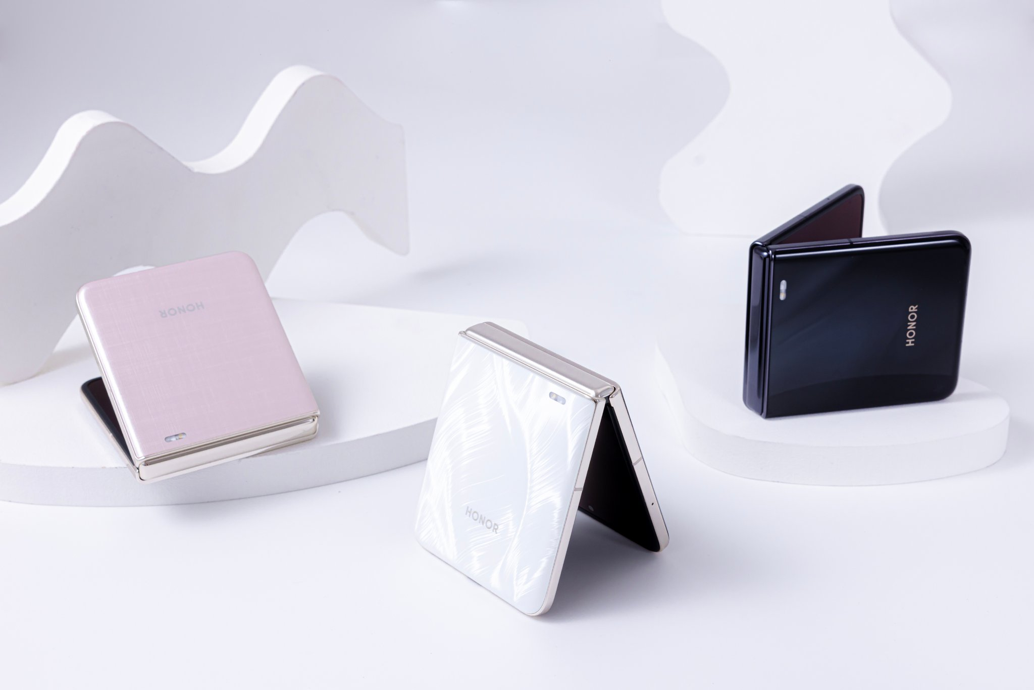 HONOR Magic V Flip | Scrolller