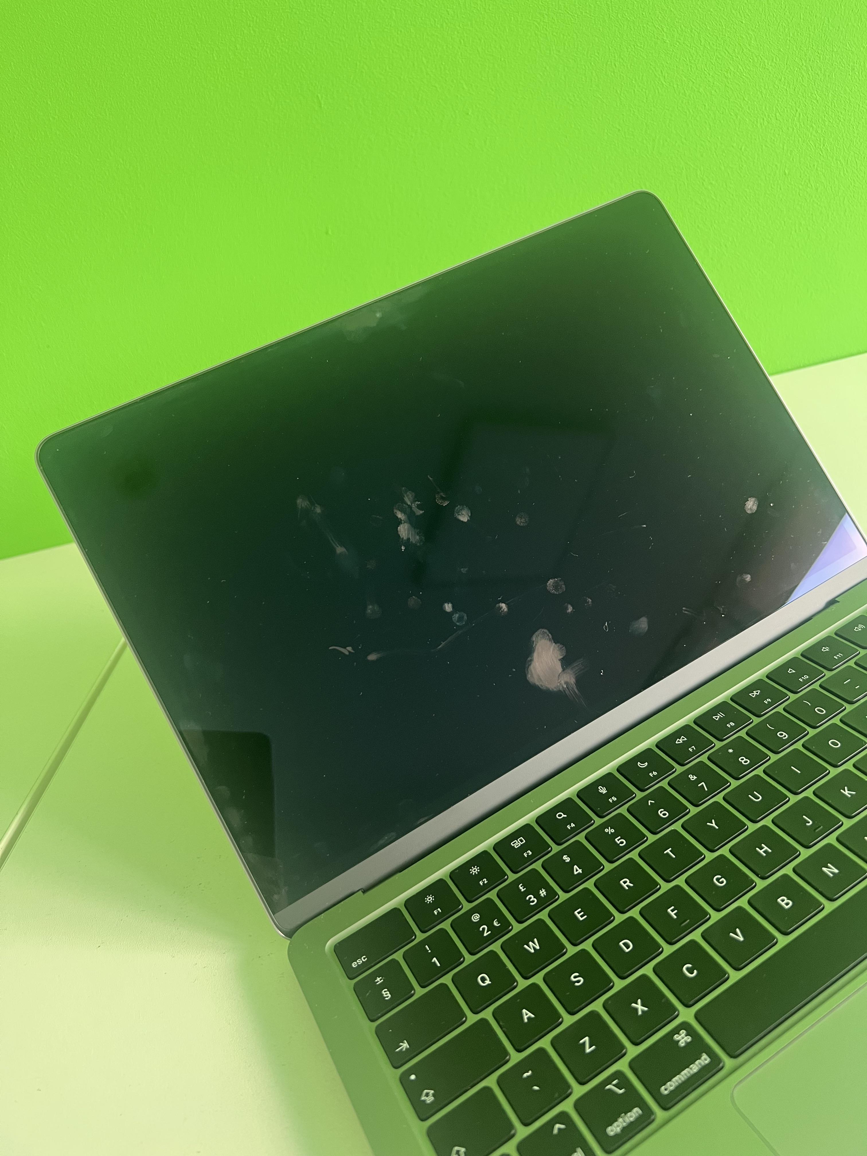 How to clean fingerprints on screen | Scrolller