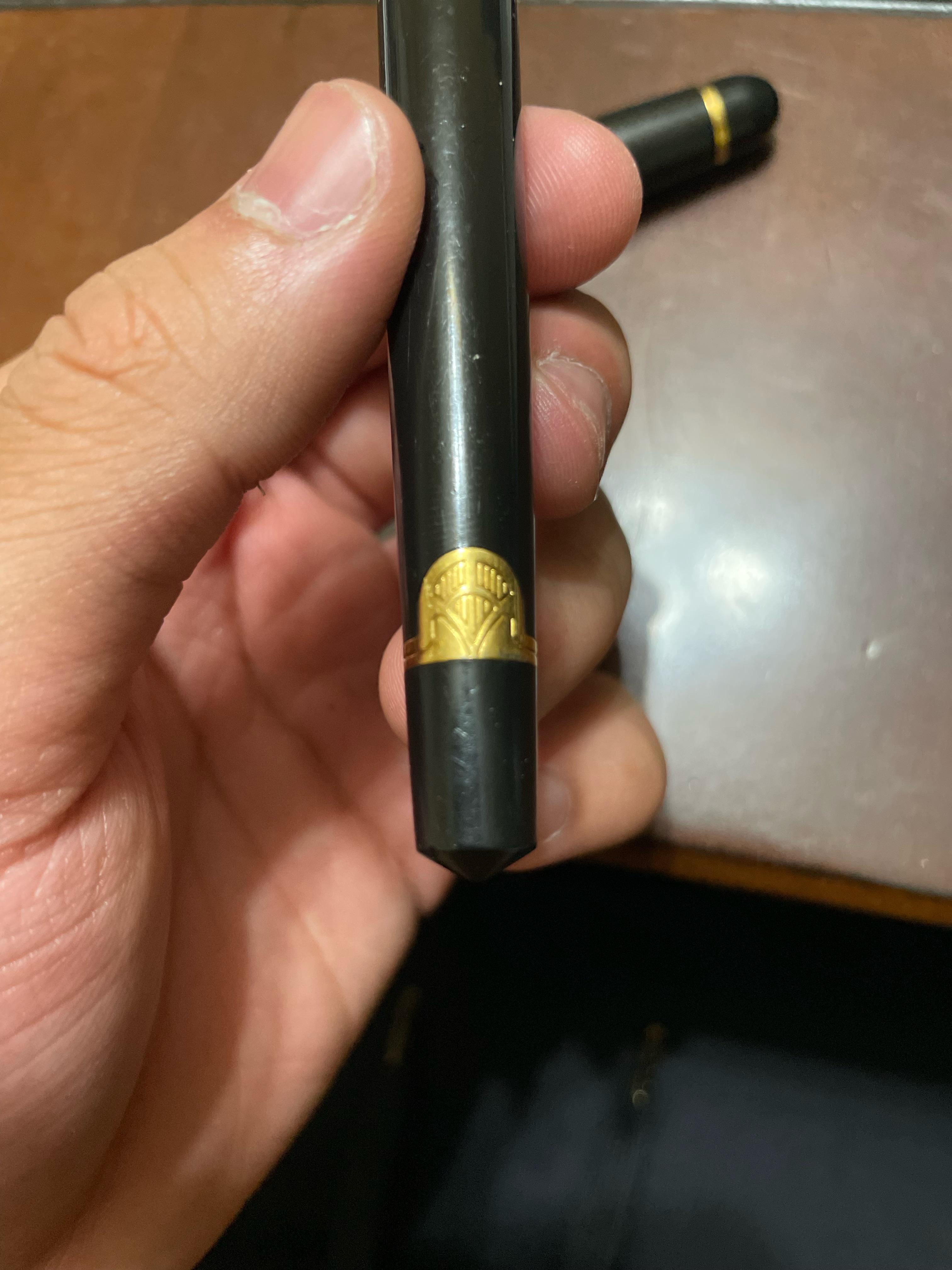 Identify this pen | Scrolller
