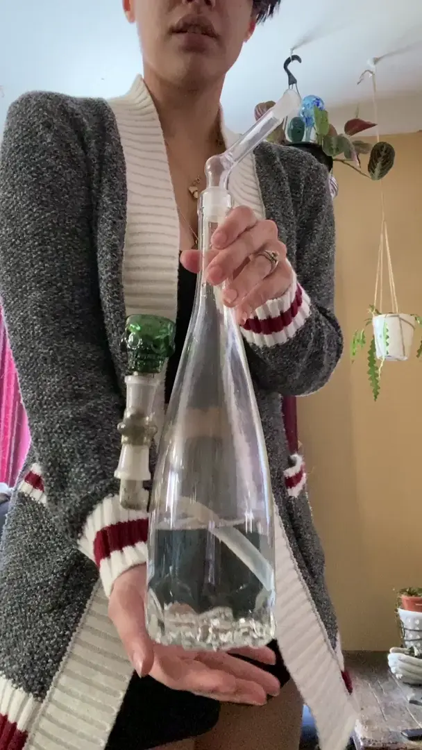 I made a wine bottle bong! | Scrolller