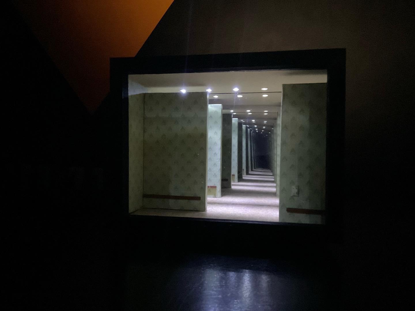 I made this tiny, liminal space, infinity diorama. | Scrolller