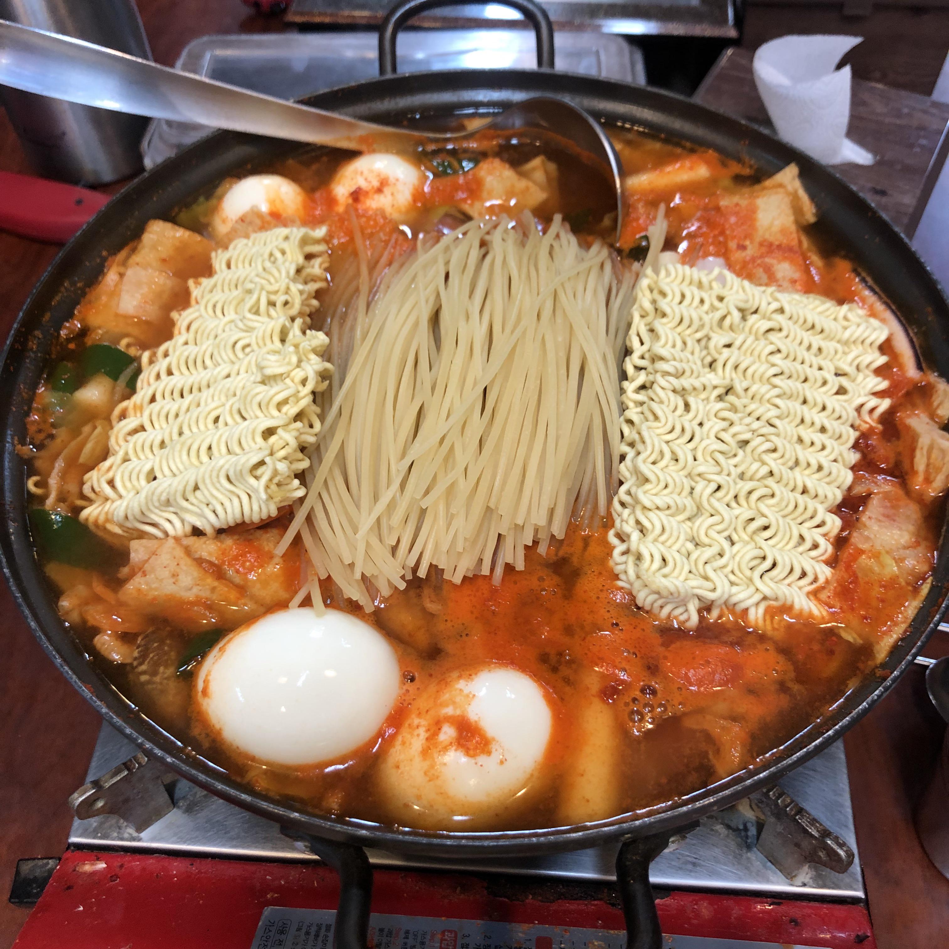 I prefer tabletope tteokbokki than normal one | Scrolller
