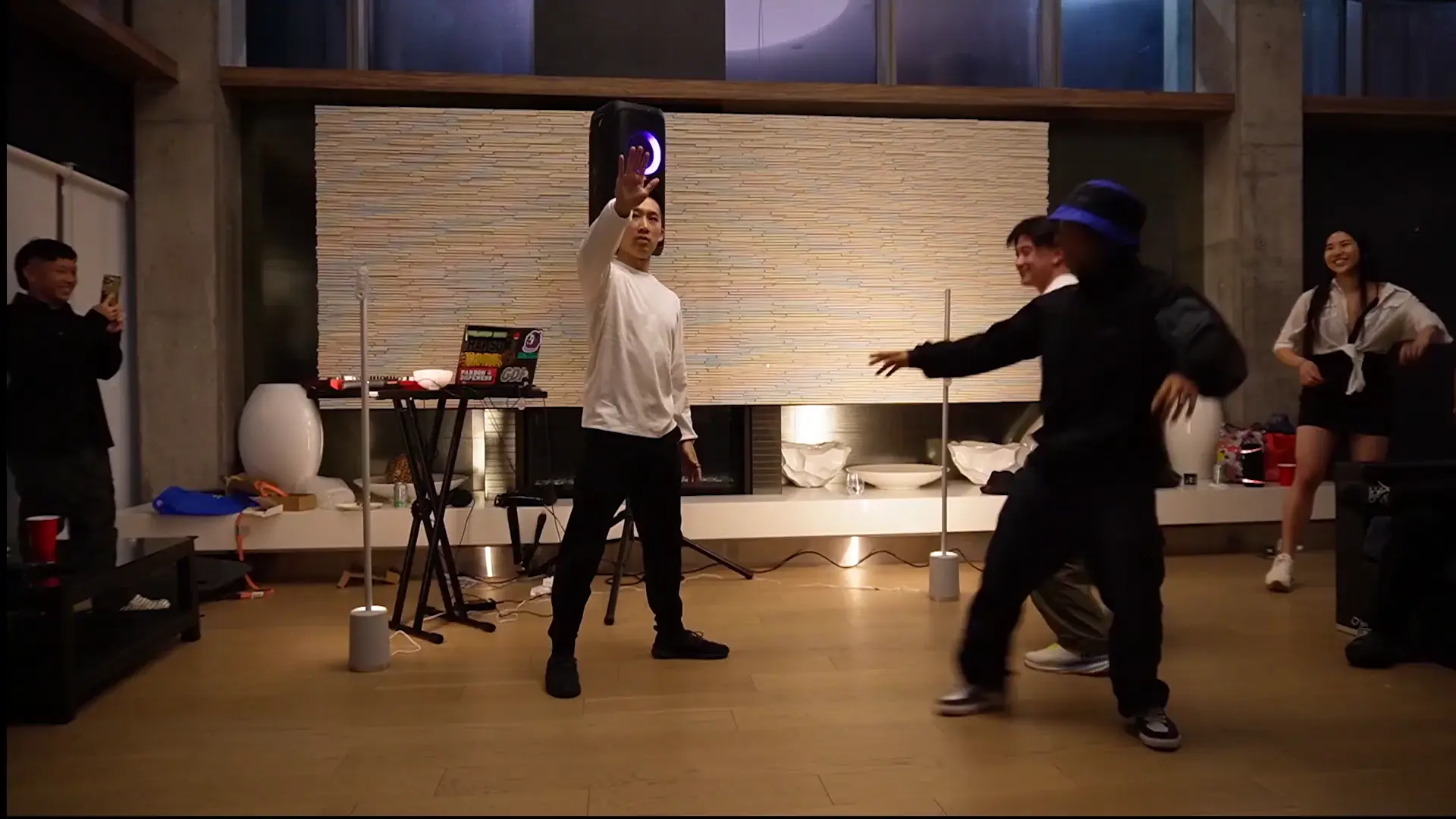 I used the Australian breakers meme dance moves in a dance battle and defeated a real breaker ...