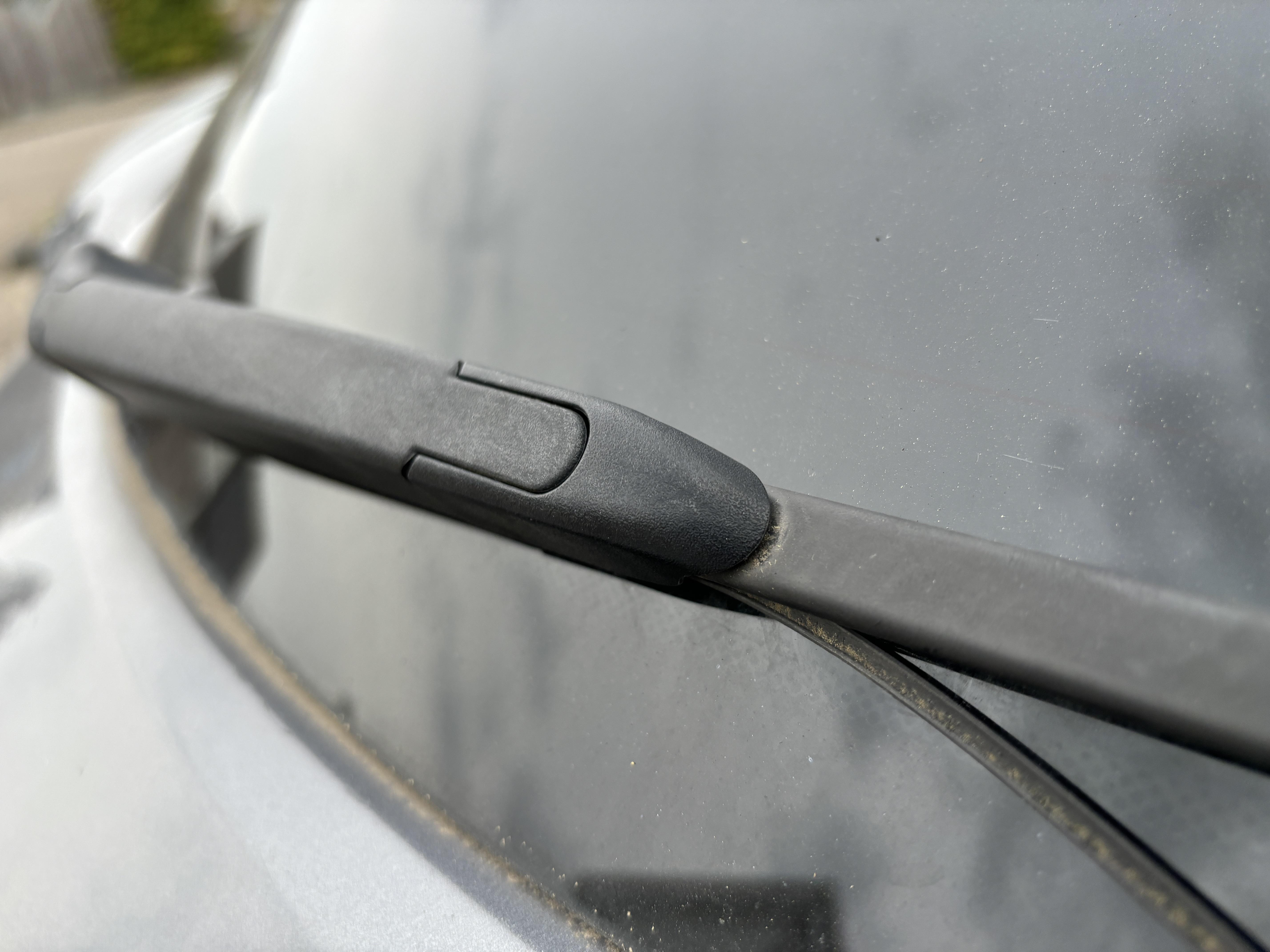 Help with rear windshield wiper renewal | Scrolller
