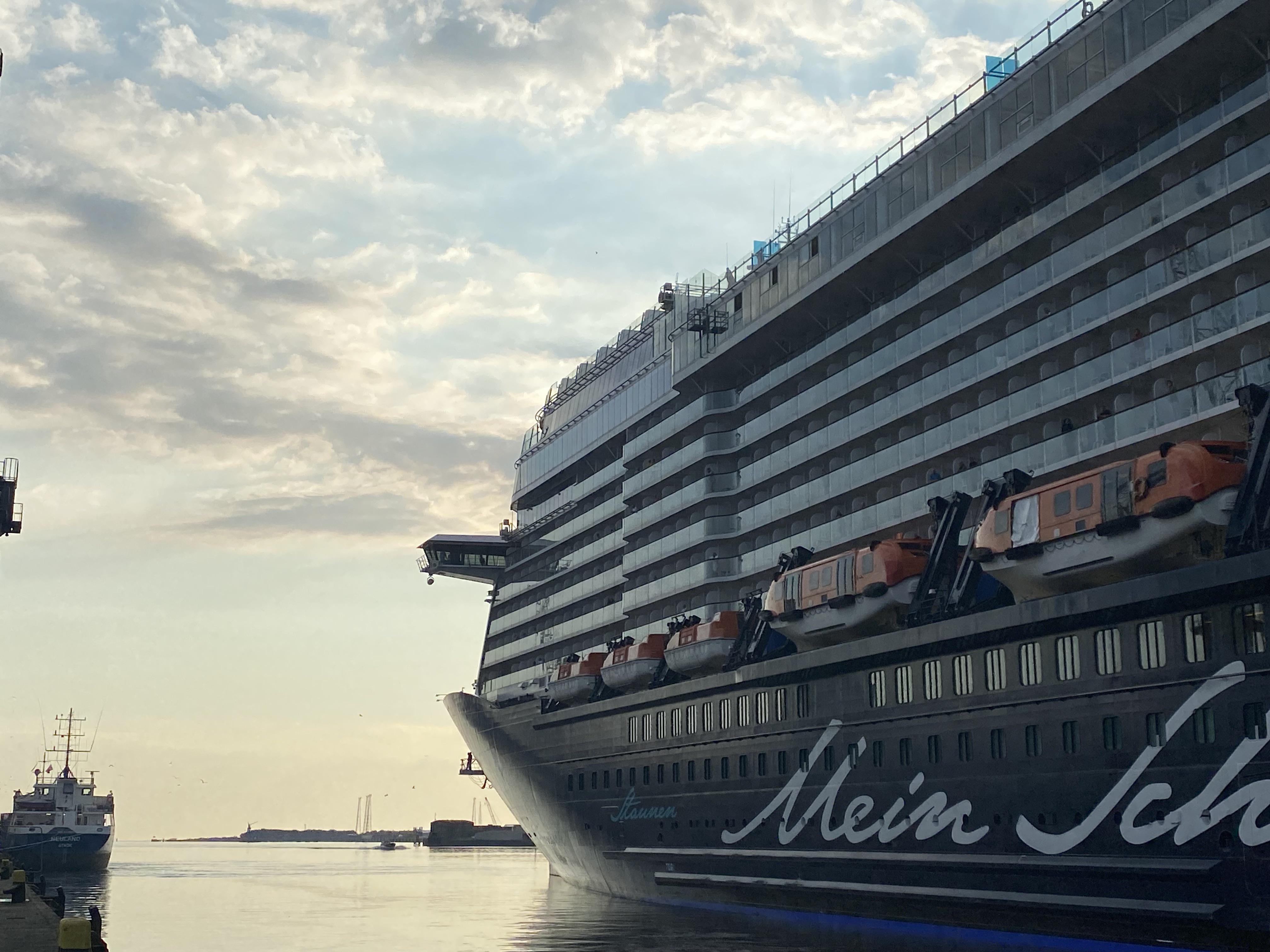 Belfast cruise ships | Scrolller