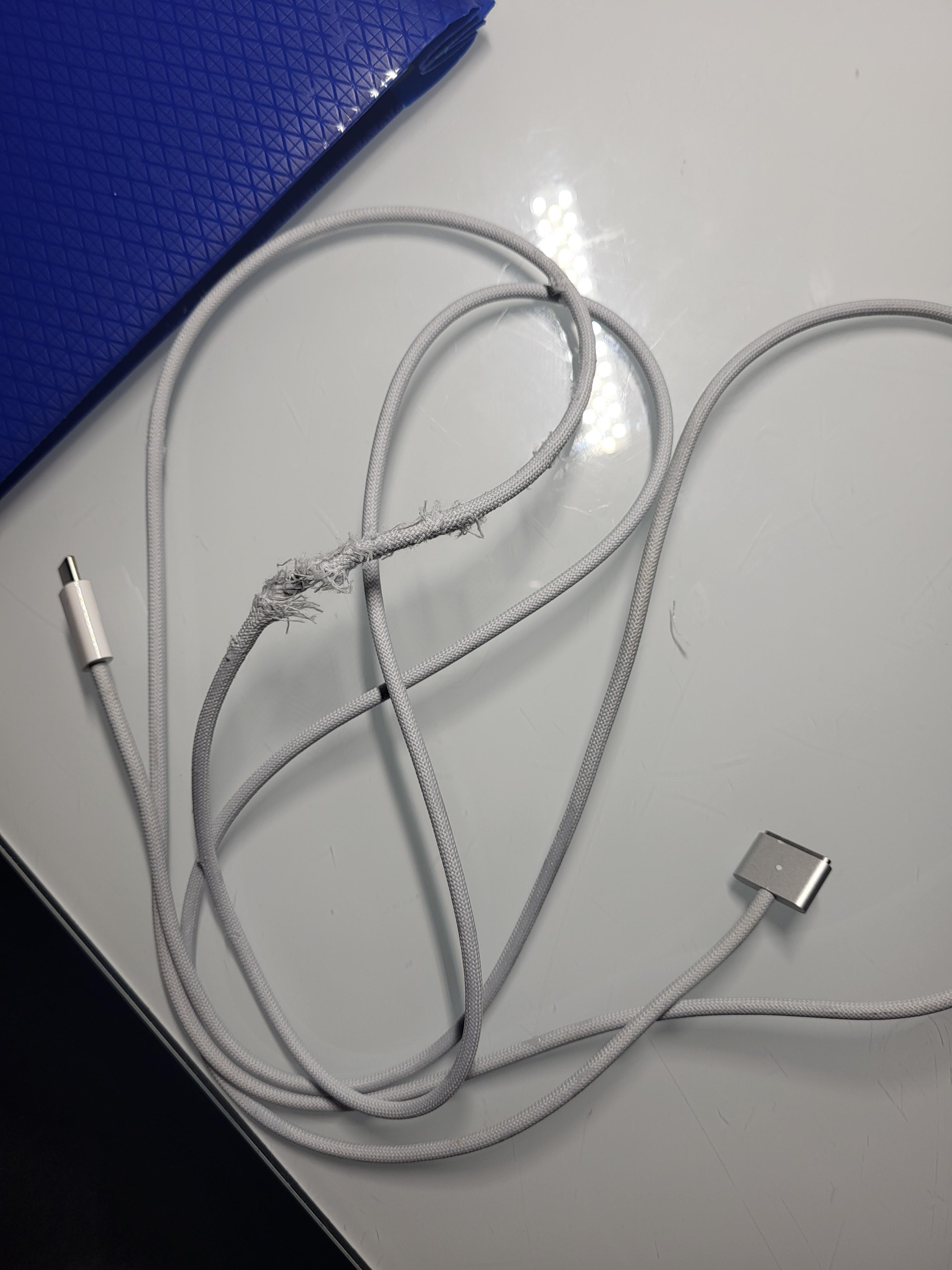 She really went for the most expensive cable | Scrolller