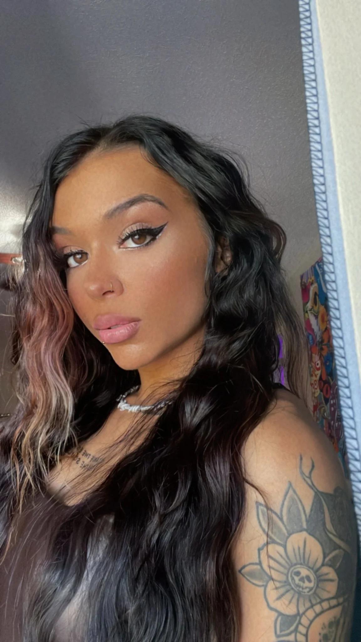 Cora Jade | Scrolller