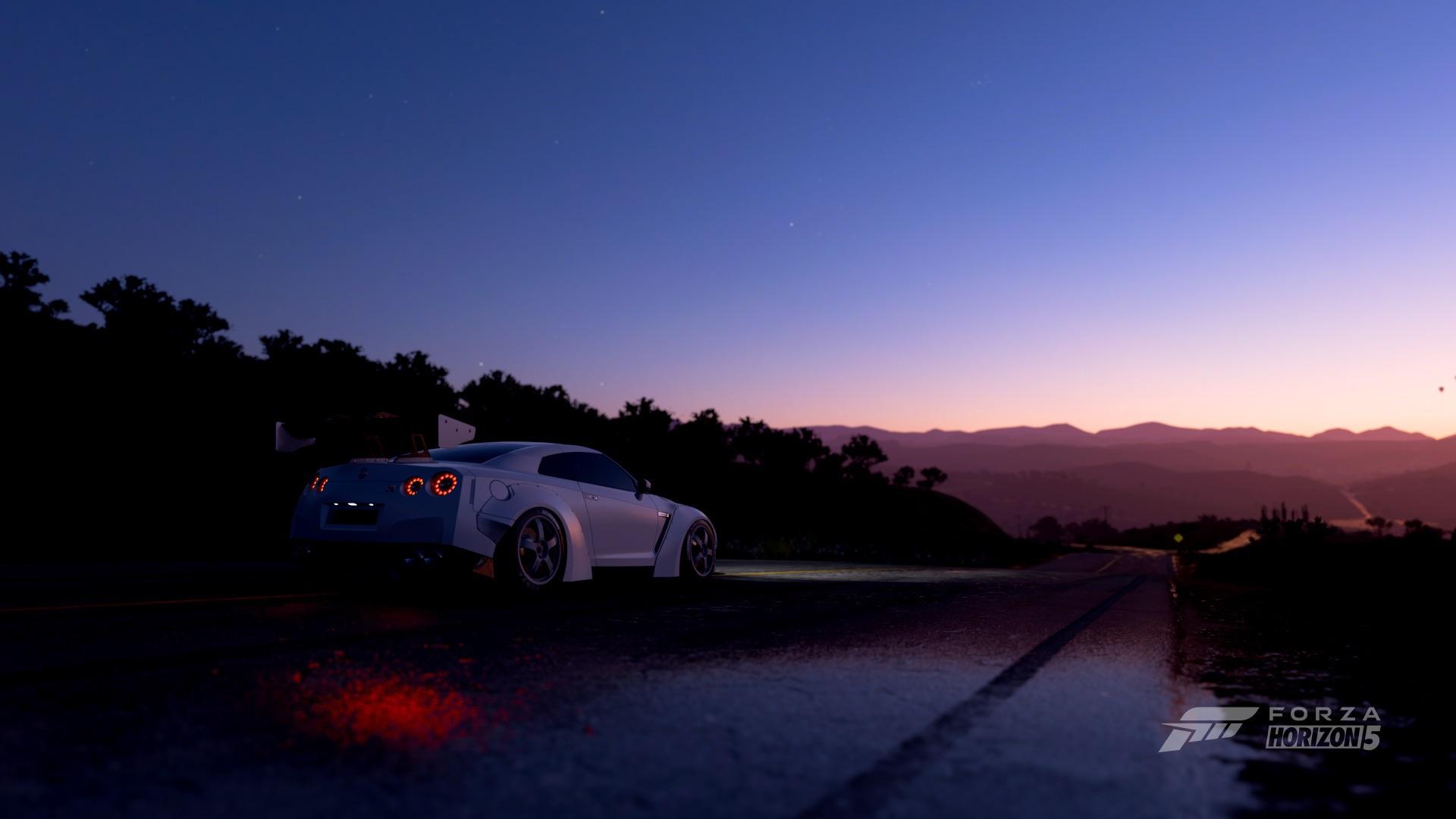 Nissan GTR R35 | Scrolller