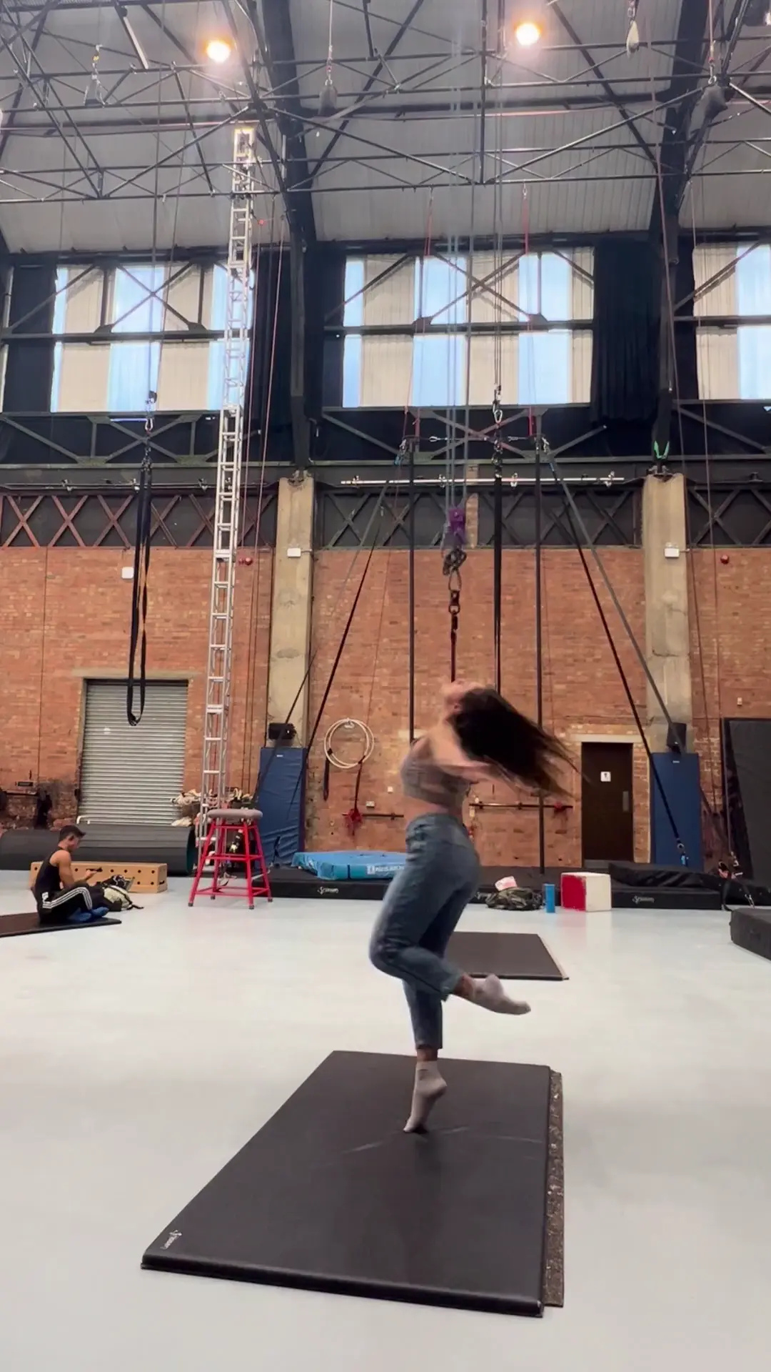 Iron jaw warm up | Scrolller