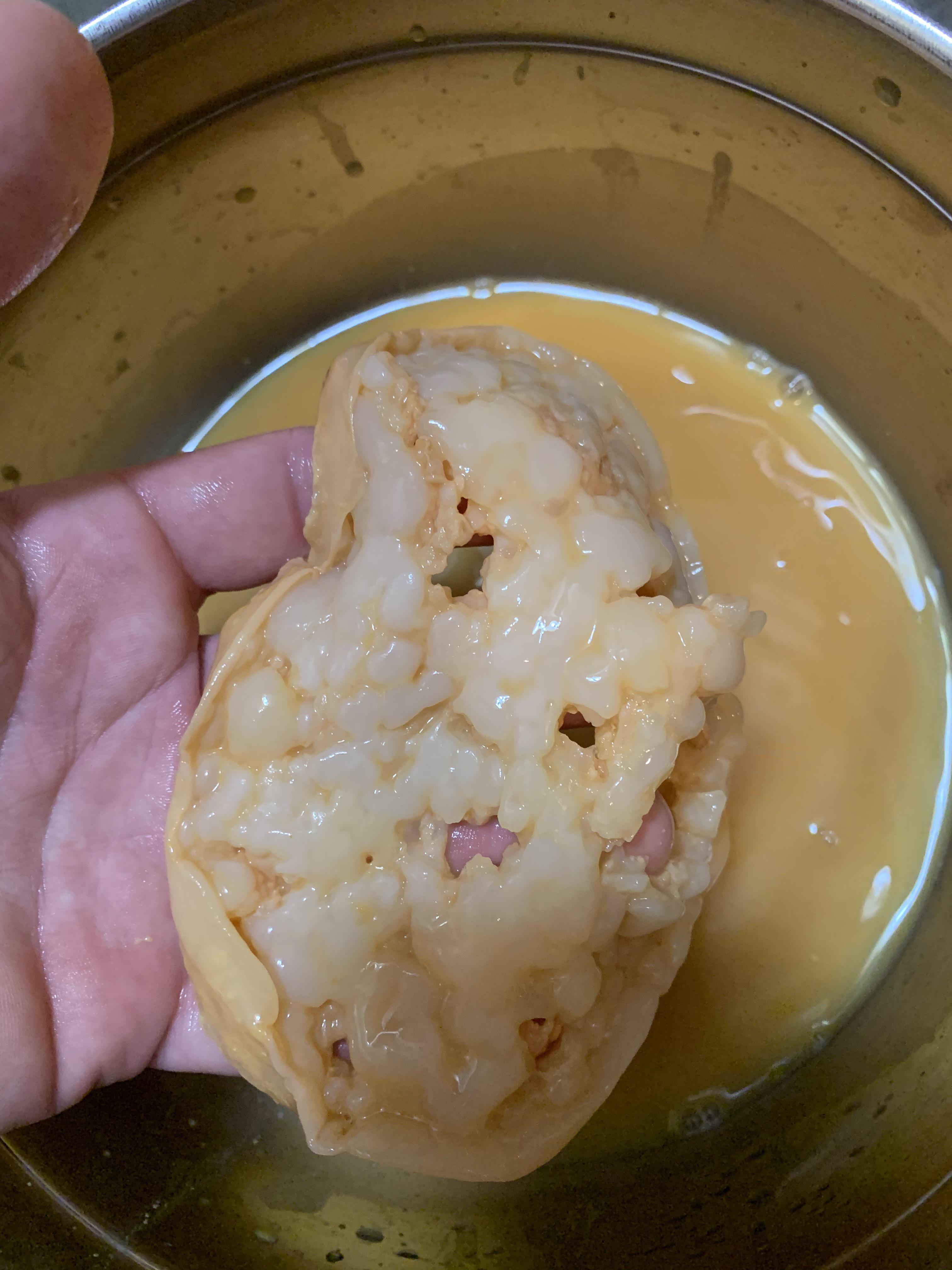 Is this mother? Looks a bit odd to me | Scrolller