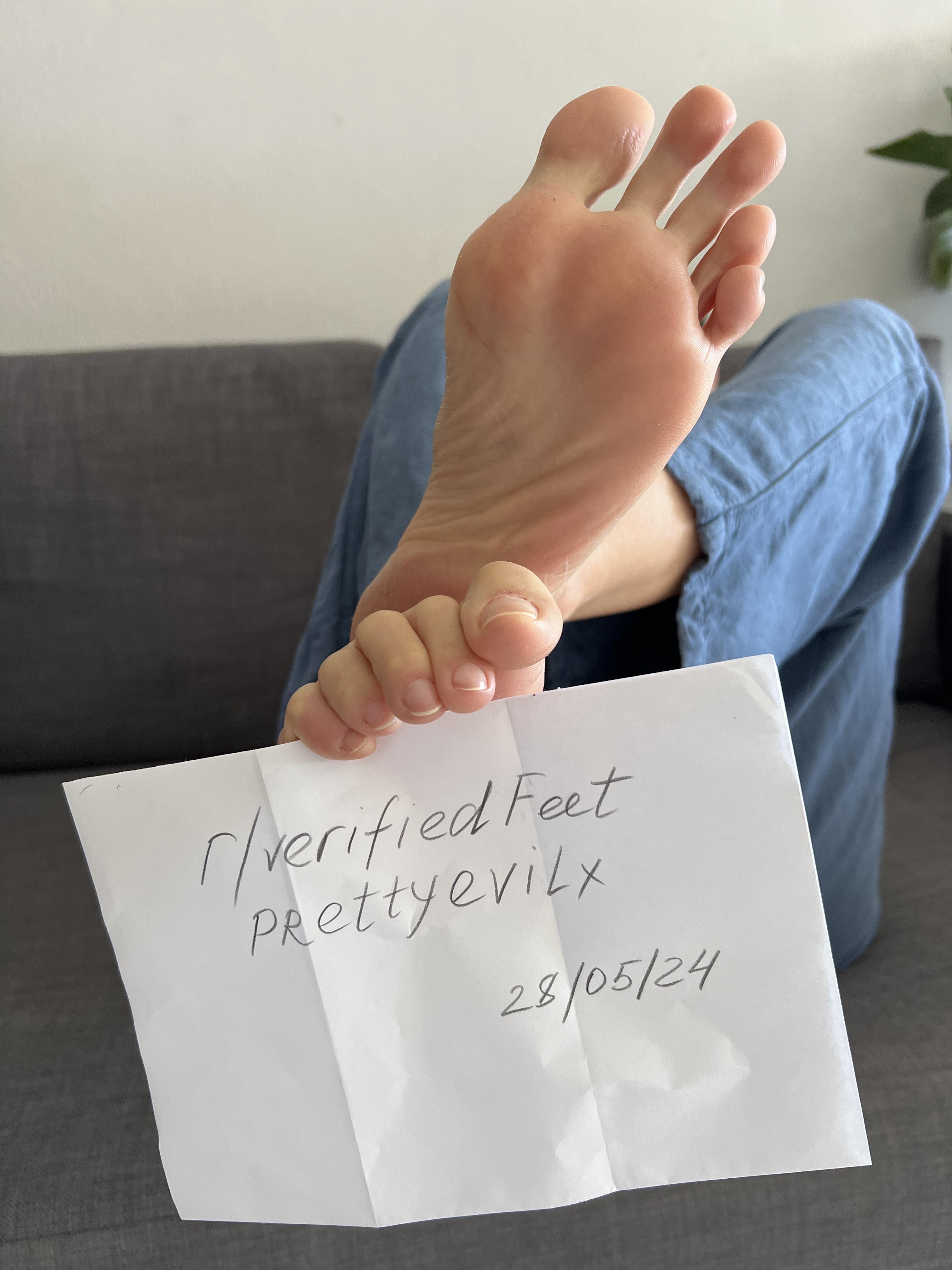 Verify Me | Scrolller