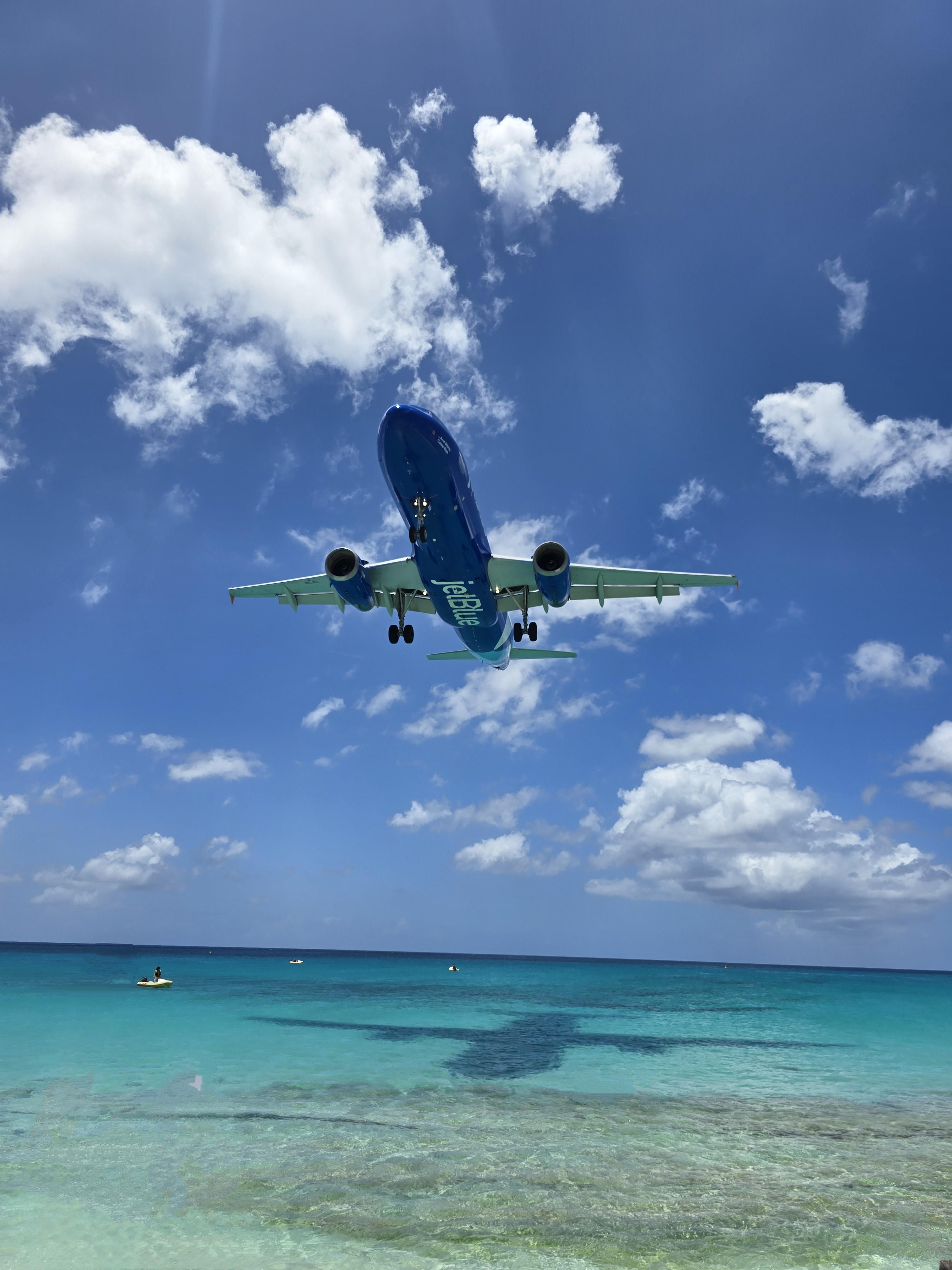 ITAP of a jet landing | Scrolller