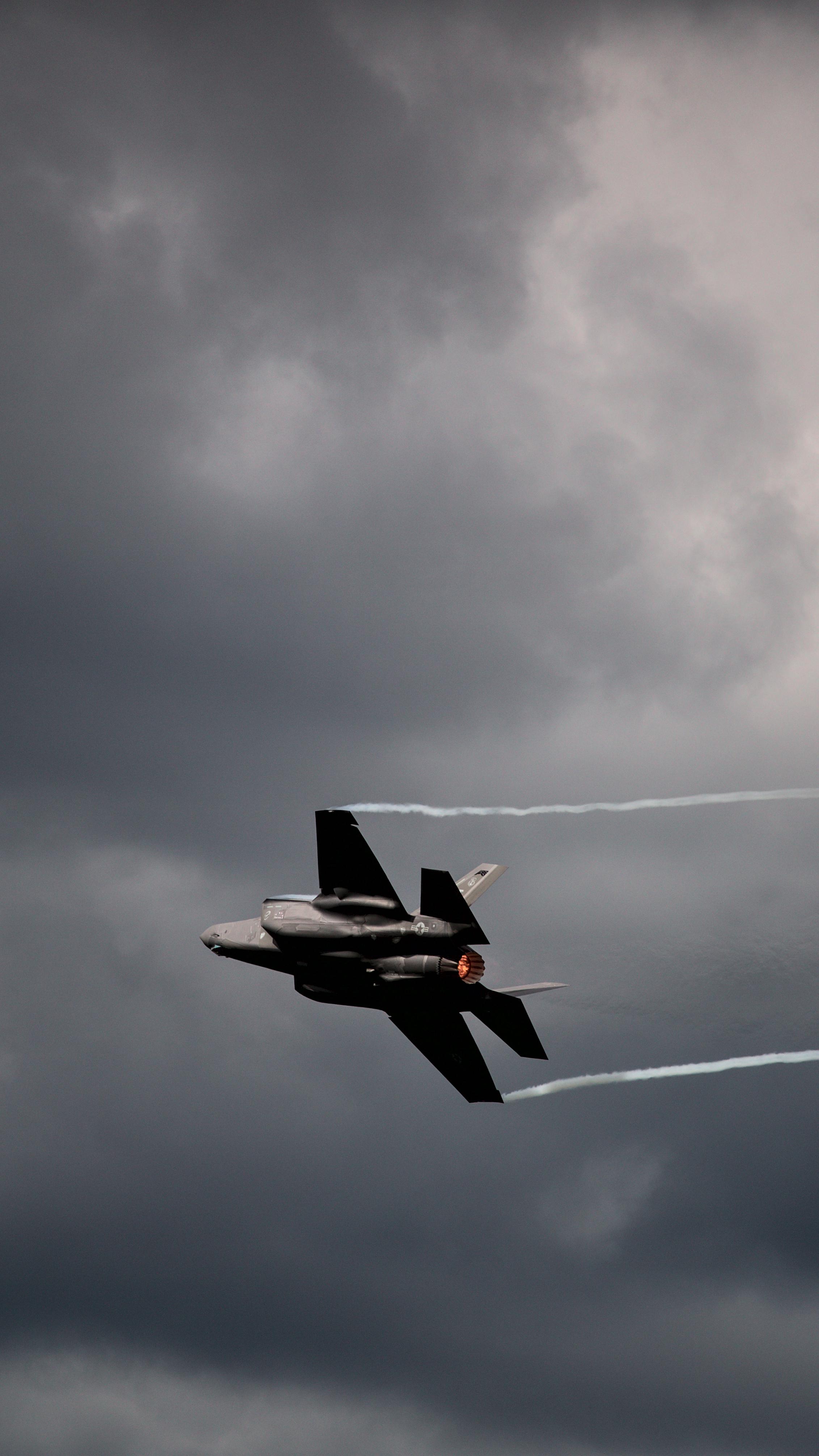 ITAP of an F-35 flying towards dark clouds | Scrolller