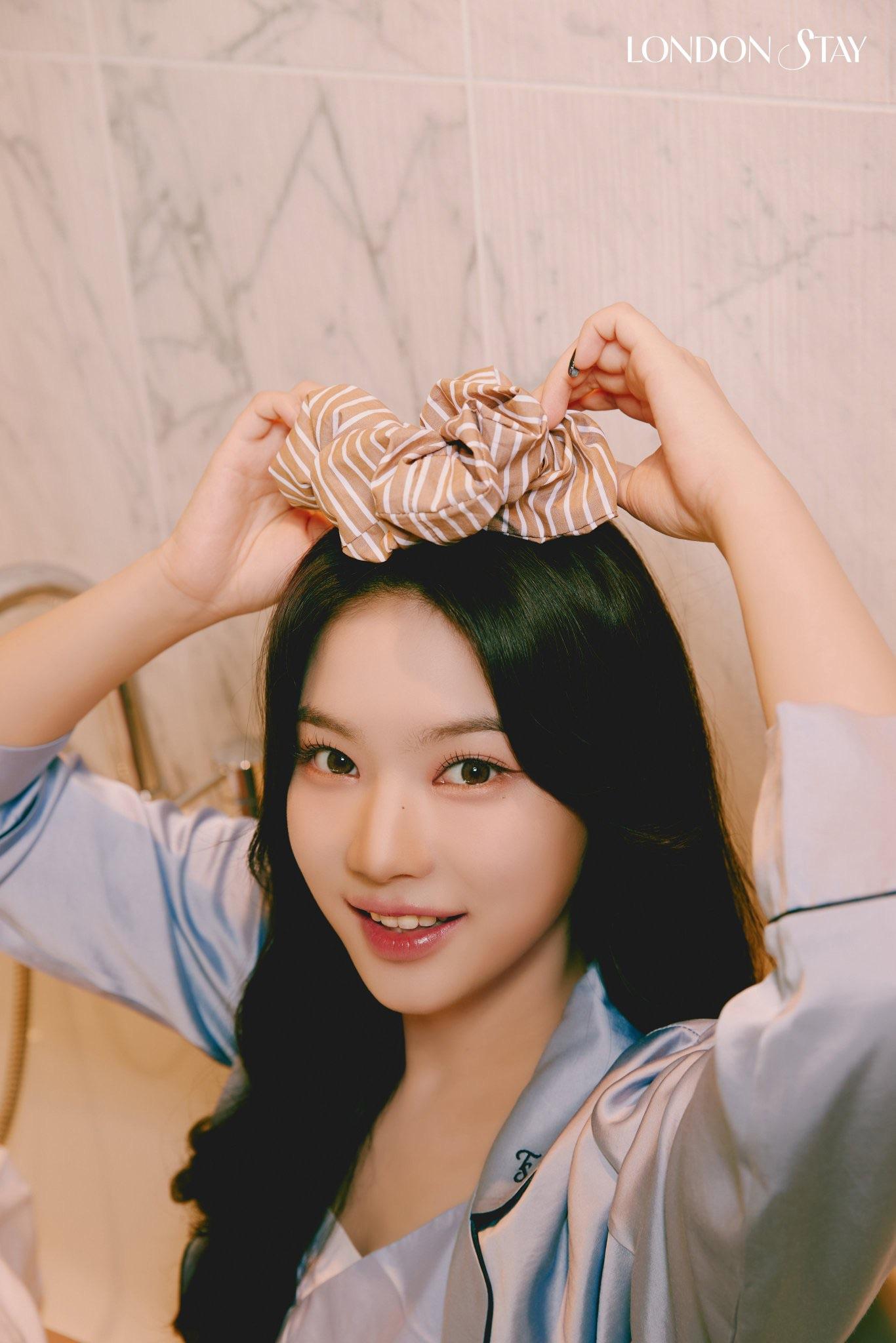 STAYC - 2024 Photobook : London STAY (Teaser Image - Isa) | Scrolller