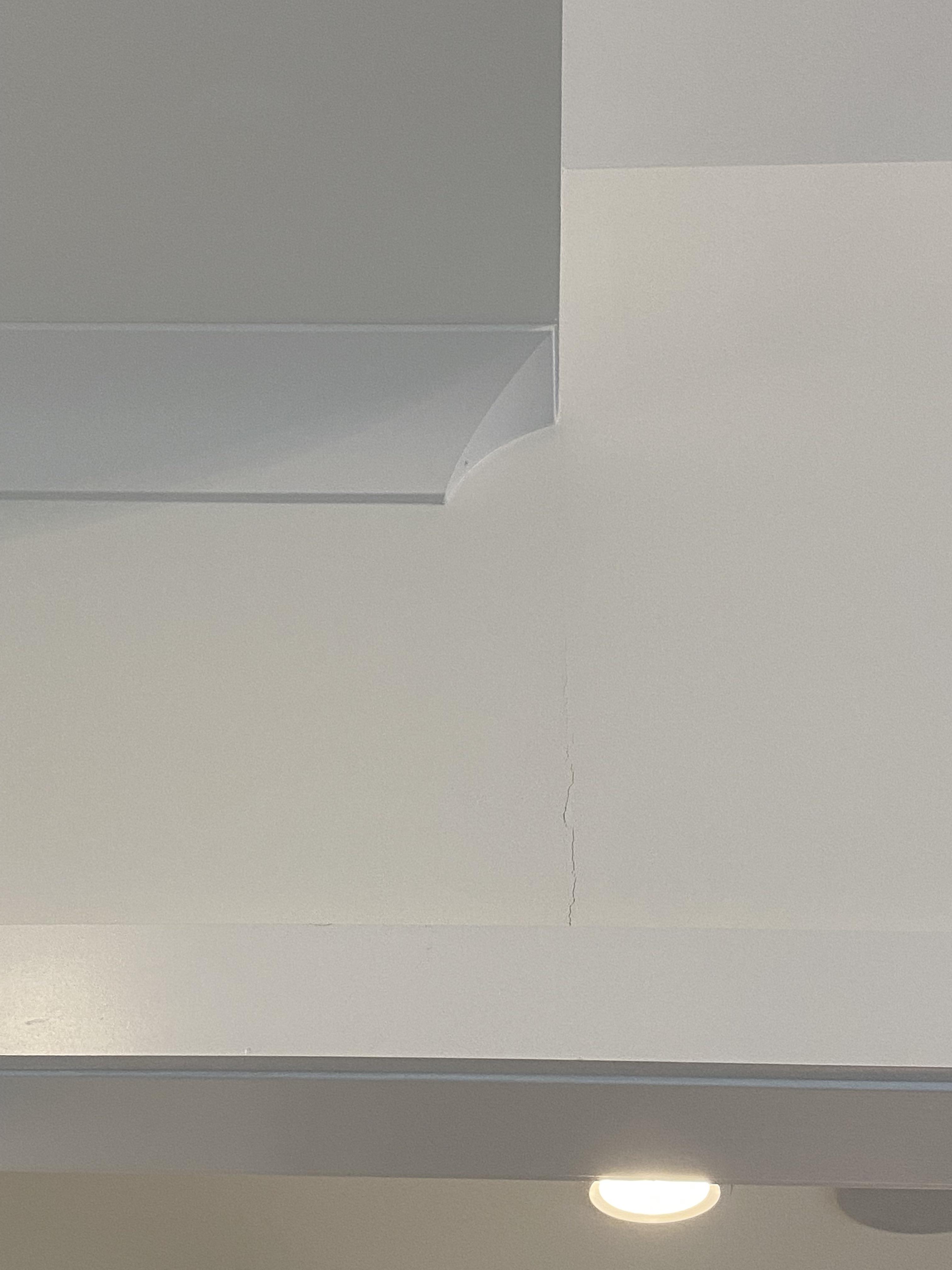 Drywall Cracking - Room Divider | Scrolller