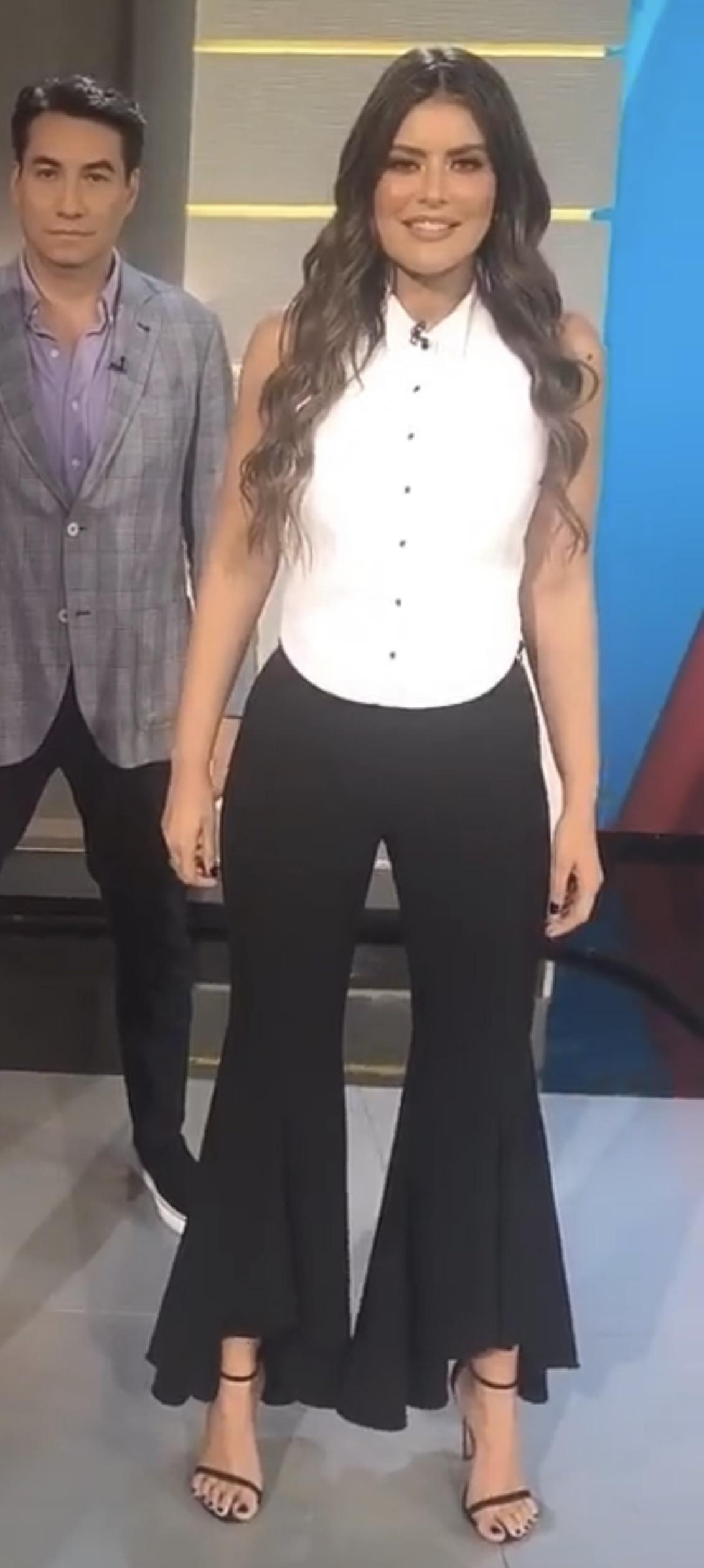 Vanessa Claudio | Scrolller