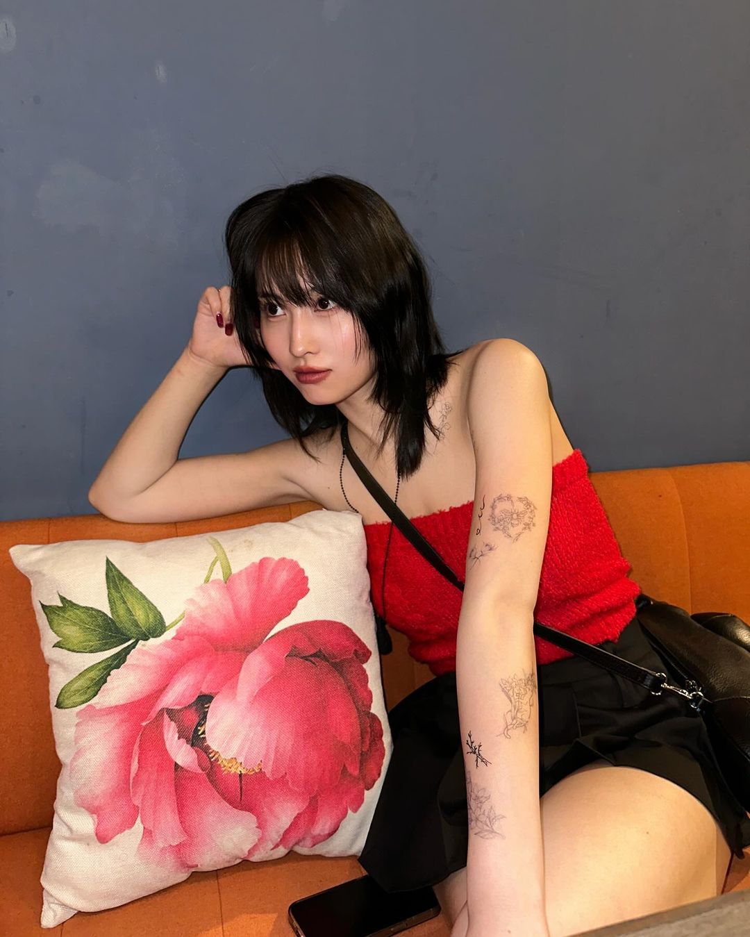 240122 Momo Instagram Update - "Fun Phuket trip 🩶 (I'm going to post a lot of pictures)" | Scrolller