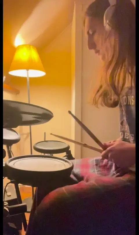 Johnny Winter - memory pain drum cover | Scrolller