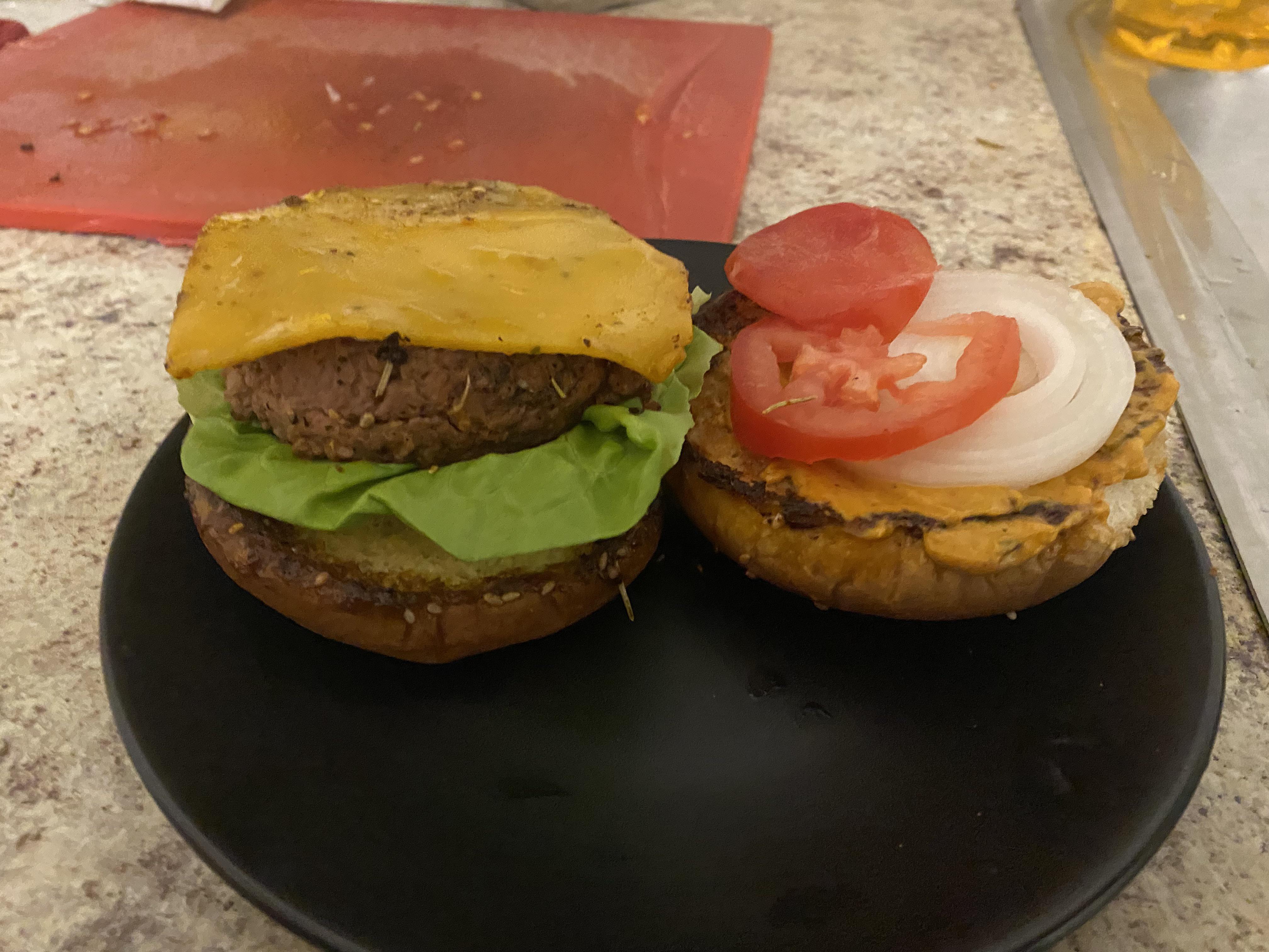 Classic, juicy, homemade burger! | Scrolller