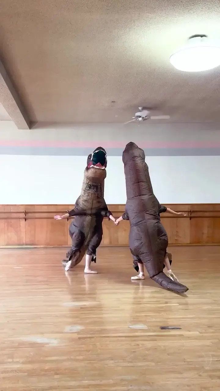 Jurassic Period Ballet | Scrolller