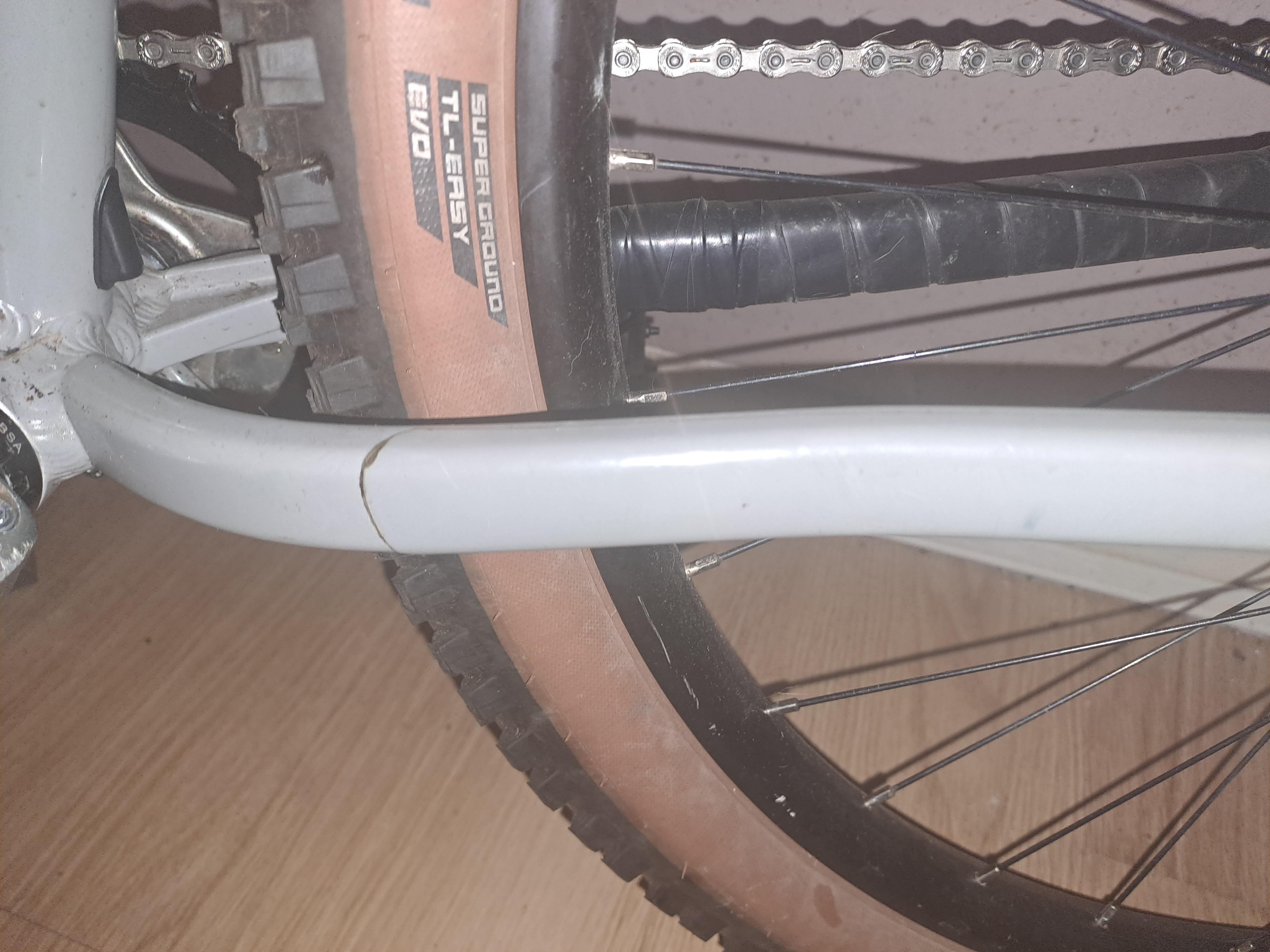 Cracked frame? | Scrolller