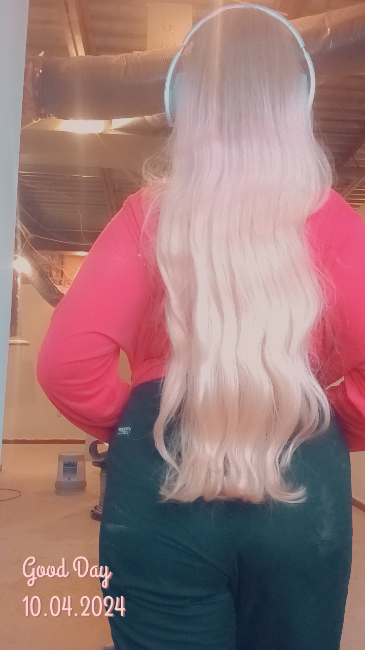 Does this look bad? Should I dye my hair my root color instead? | Scrolller