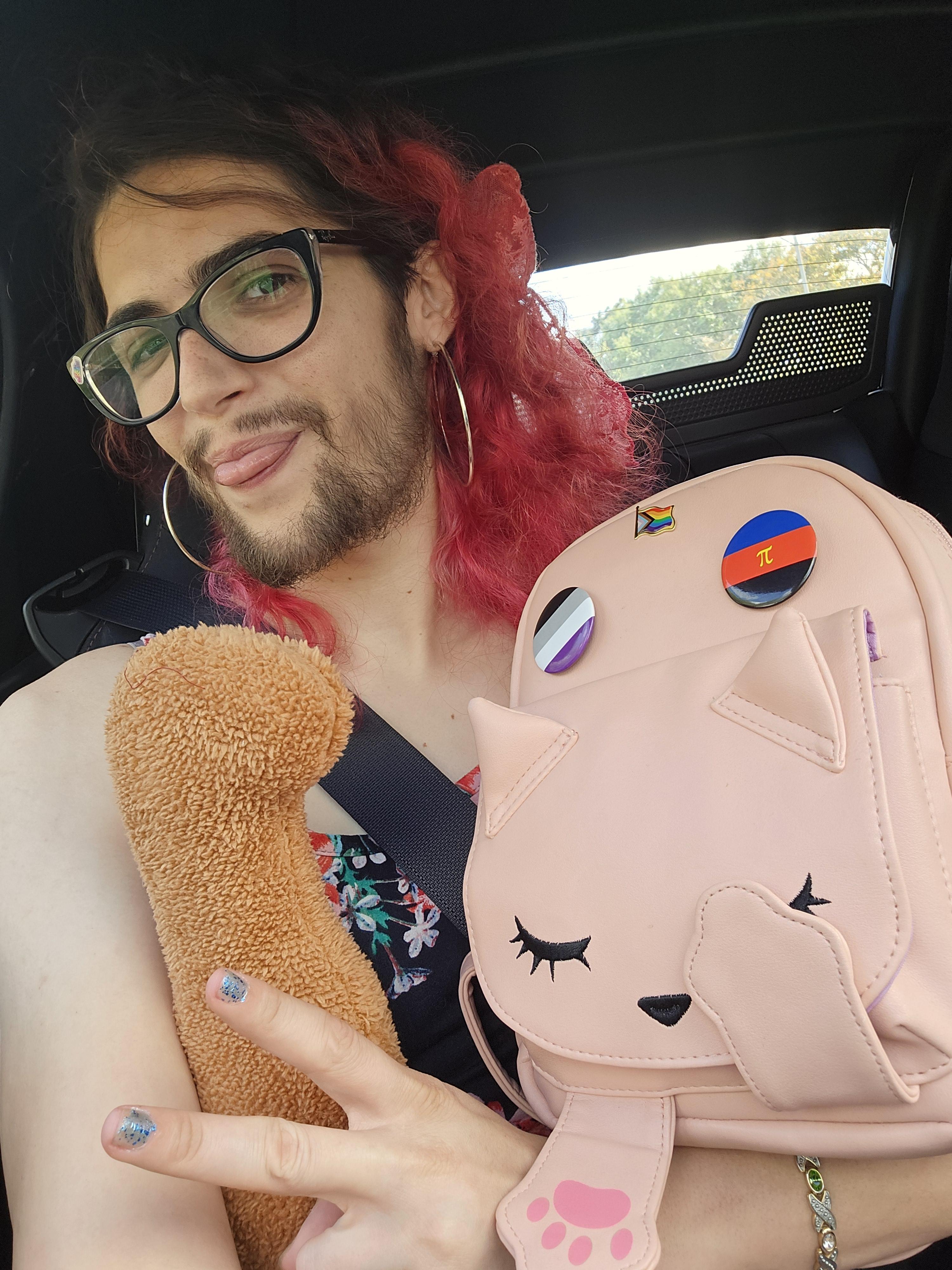 [She] My backpack has some new pins 🤭 | Scrolller