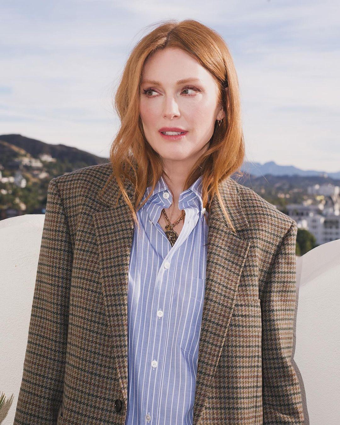 Julianne Moore | Scrolller