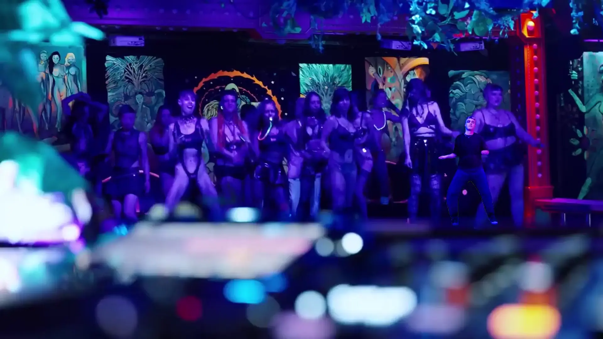 Kevin im Kit Kat [Rare Footage] | Scrolller