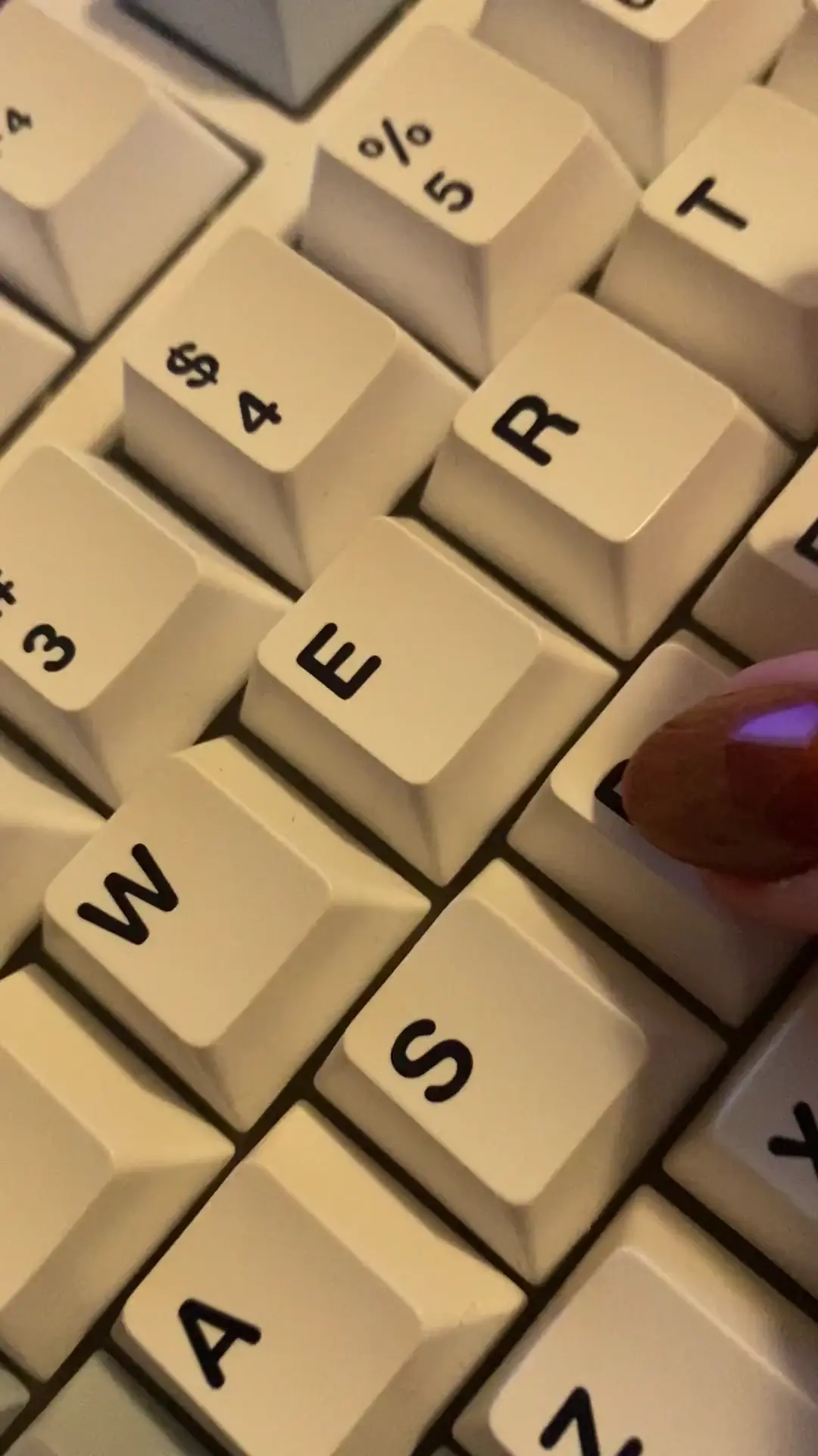 Keyboard weird noise | Scrolller